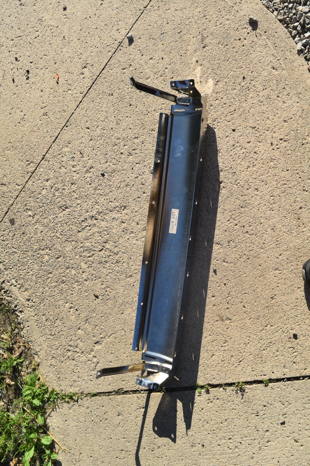 Chrome Rear Bumper Center Bar 2001 2002 Mitsubishi Montero 12728