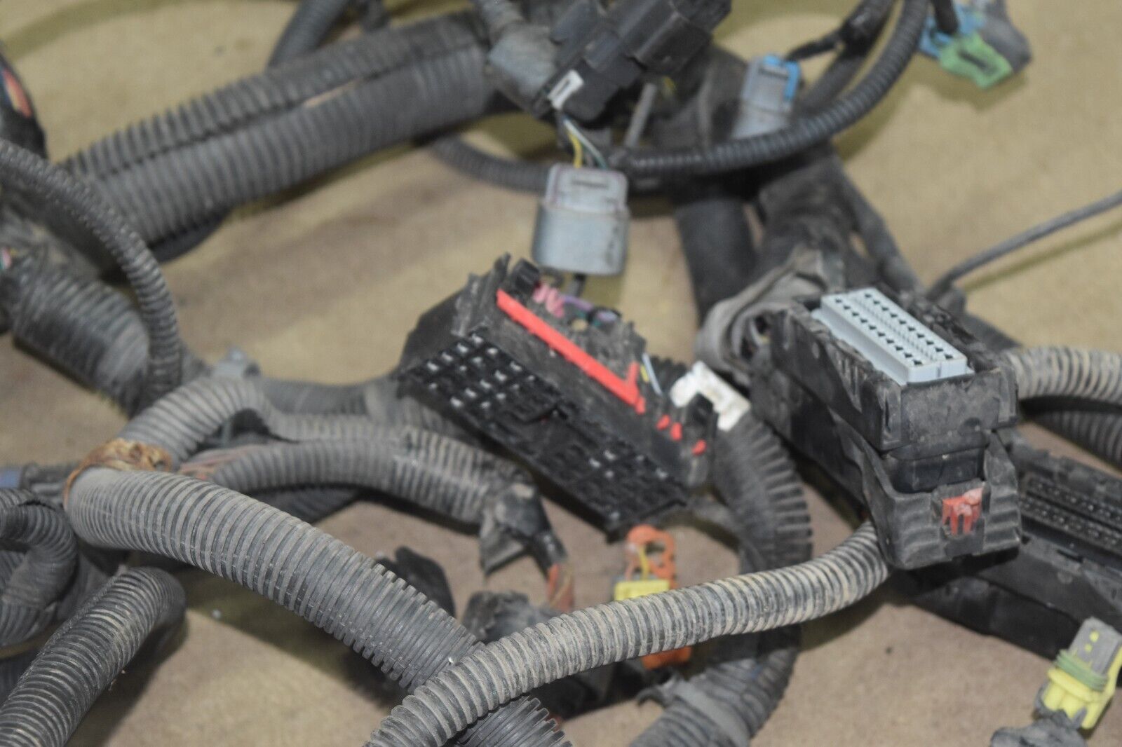 GM 15909591 Engine Wire Harness from 2007 GMC Yukon 6.2L 12791– FatMan ...