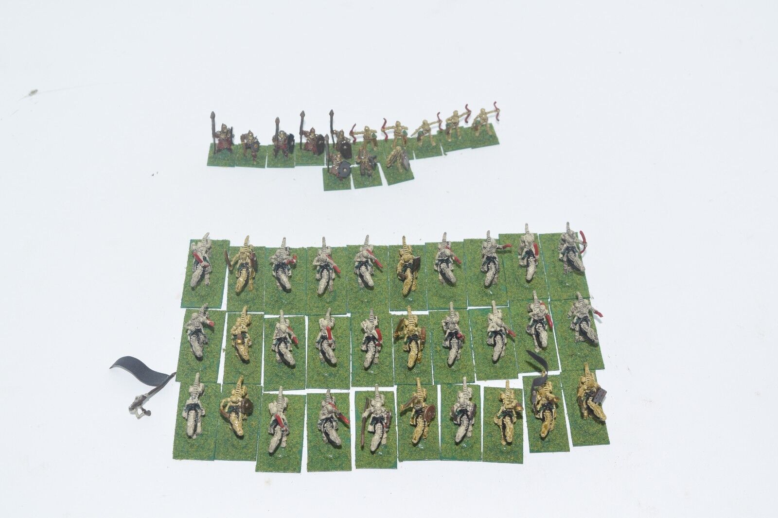 Reaper Miniatures skeleton horse lot 30 and 13 foot soldiers hand pain ...