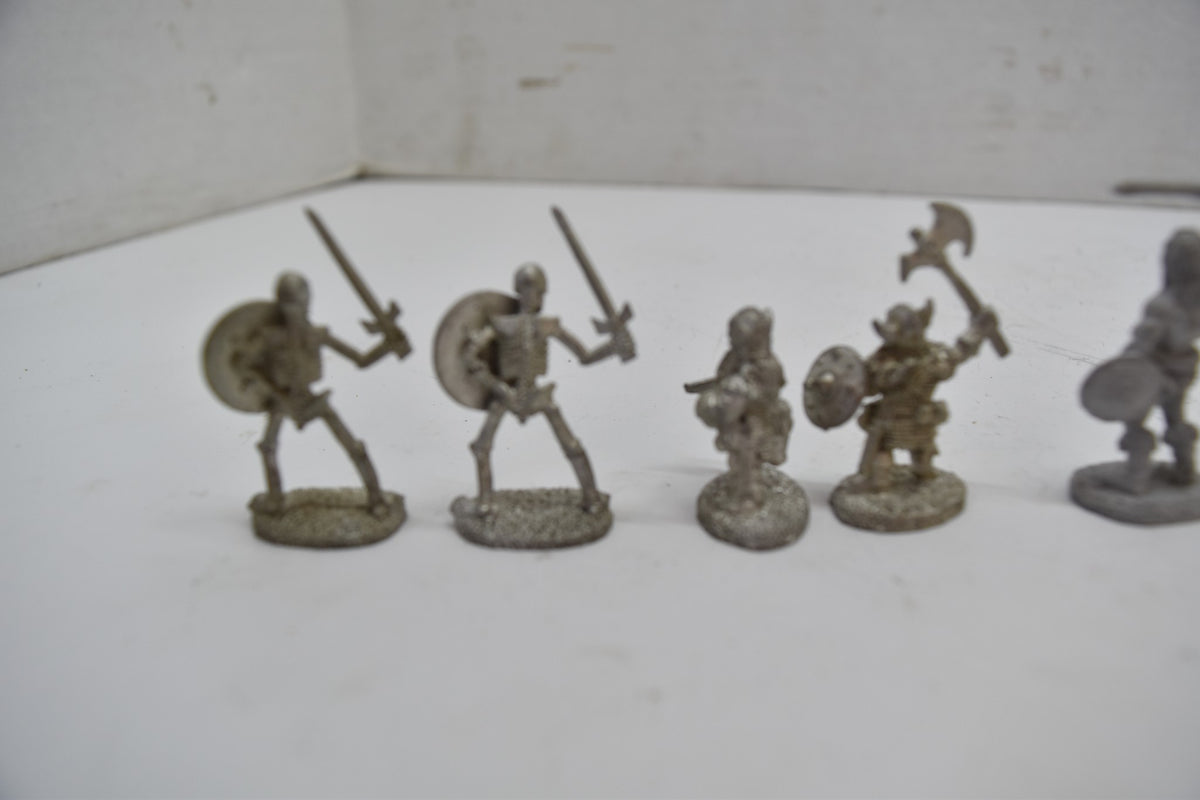 Reaper Miniatures Lot of 7 Ragnor The Barbarian Dwarf Skeletons Unpain ...