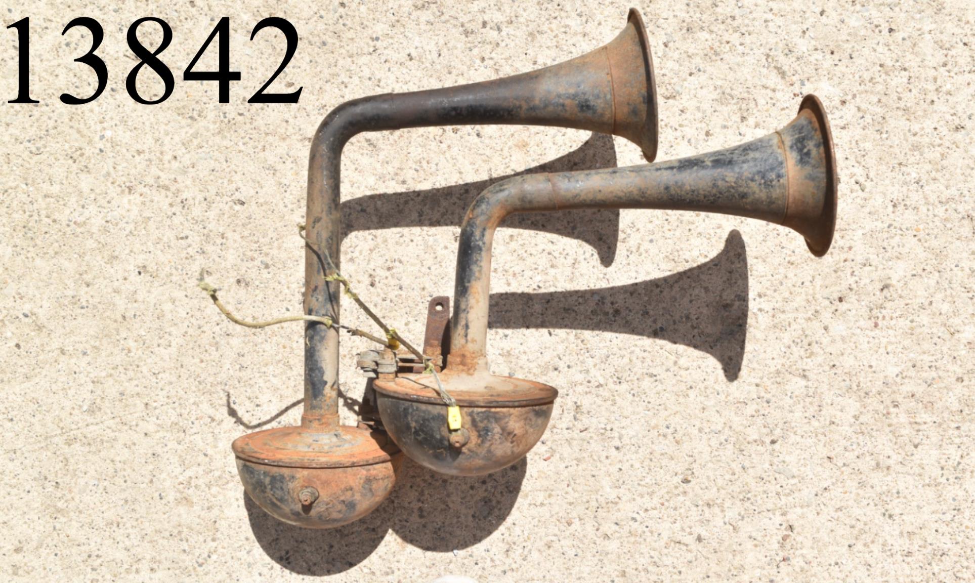 Antique Vintage Car Dual Trumpet Horn Pair Set Honk 30s 40s Untested ...