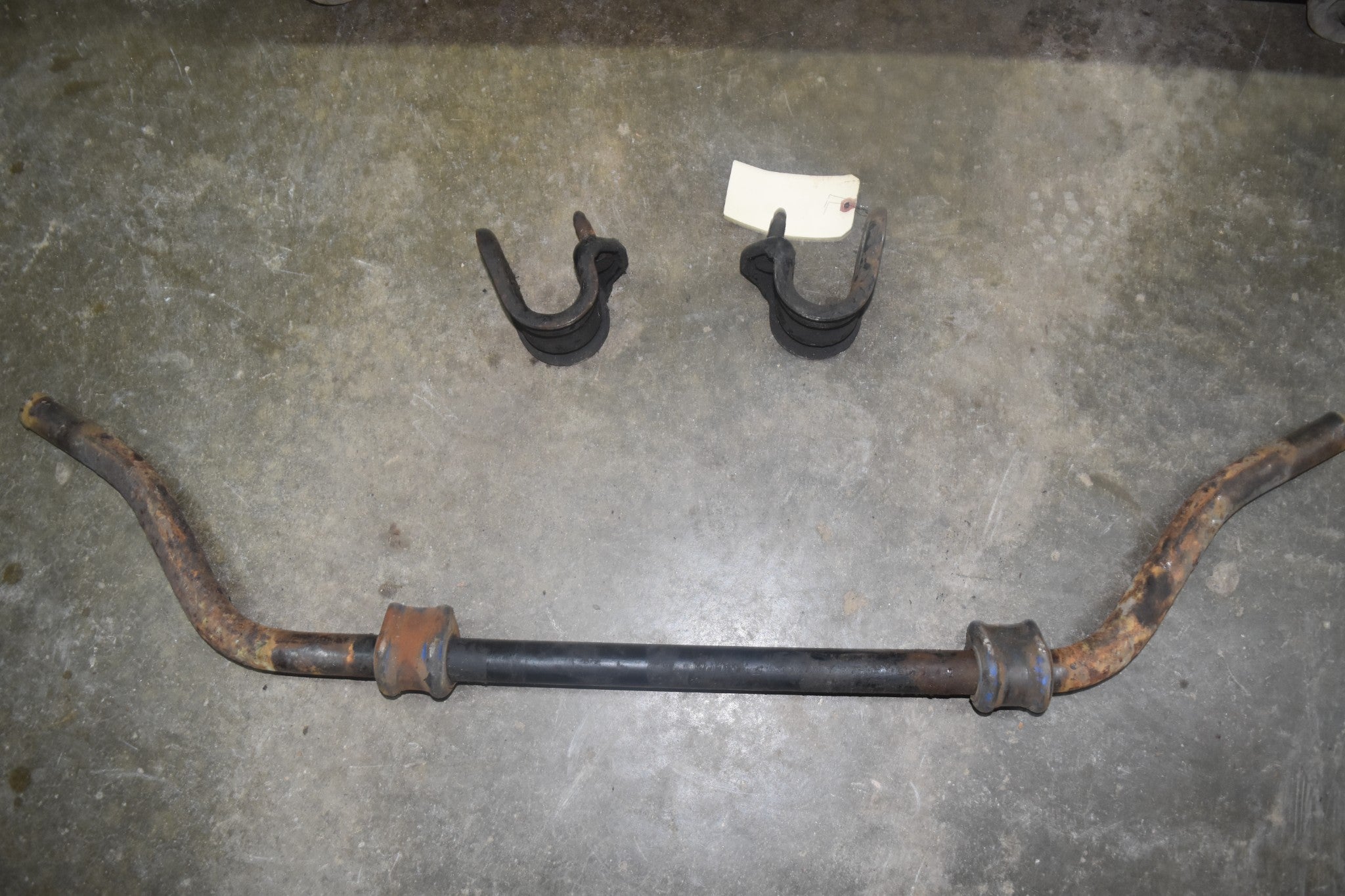 2000 2002 2003 2004 Dodge Dakota Front Stabilizer 4x4 Sway Bar Bracket ...