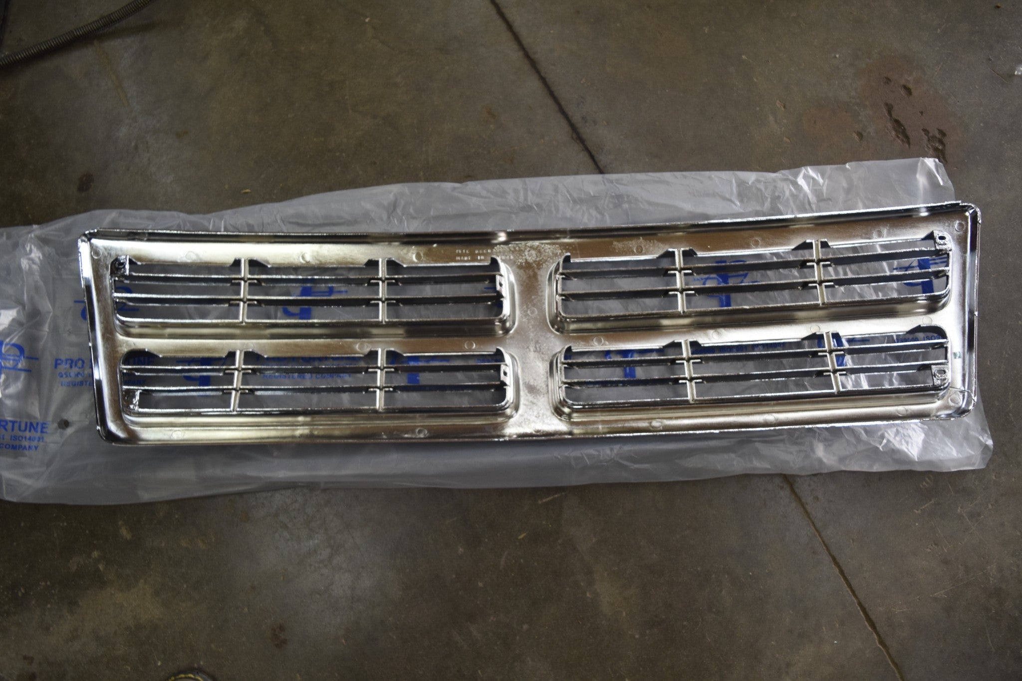 1994 1997 Dodge Van B1500 B2500 Ram Van Front Chrome Dark Gray Grill 9 ...