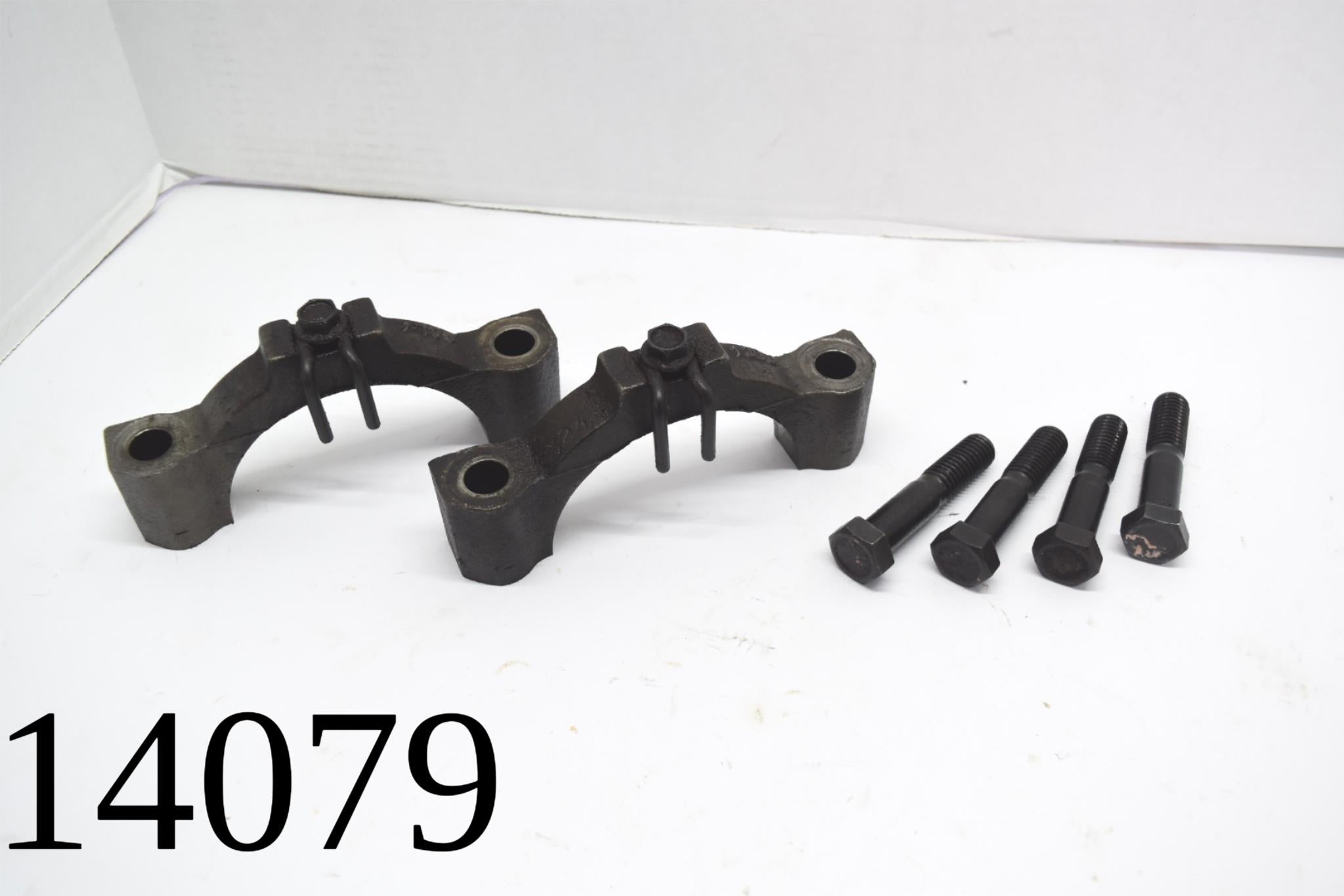 GM 14 Bolt Full Float Rear Carrier Bearing Caps Cap Pair 10.5"– FatMan ...