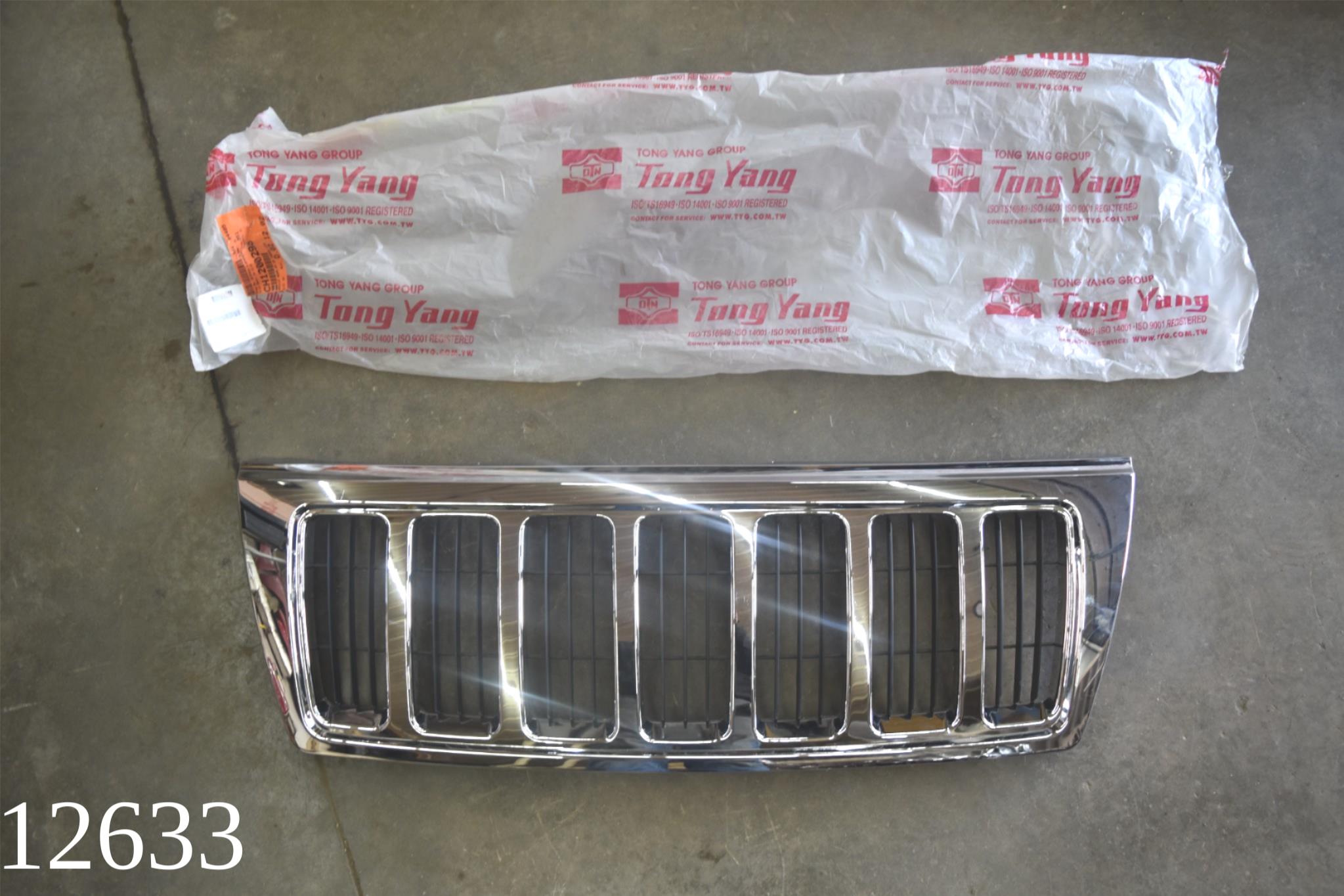 2004 Jeep Grand Cherokee Front Grill Grille Chrome Black CH1200298 04 ...