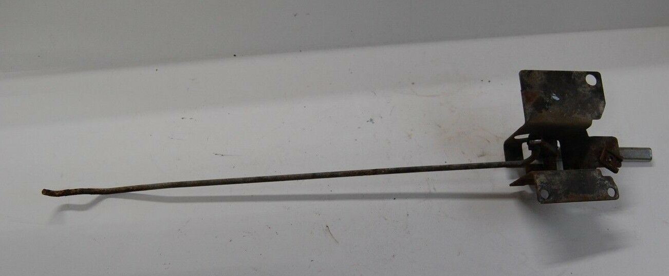 1985 Chevy Silverado GMC Left Driver Side Door Handle Relay Rod Assemb ...