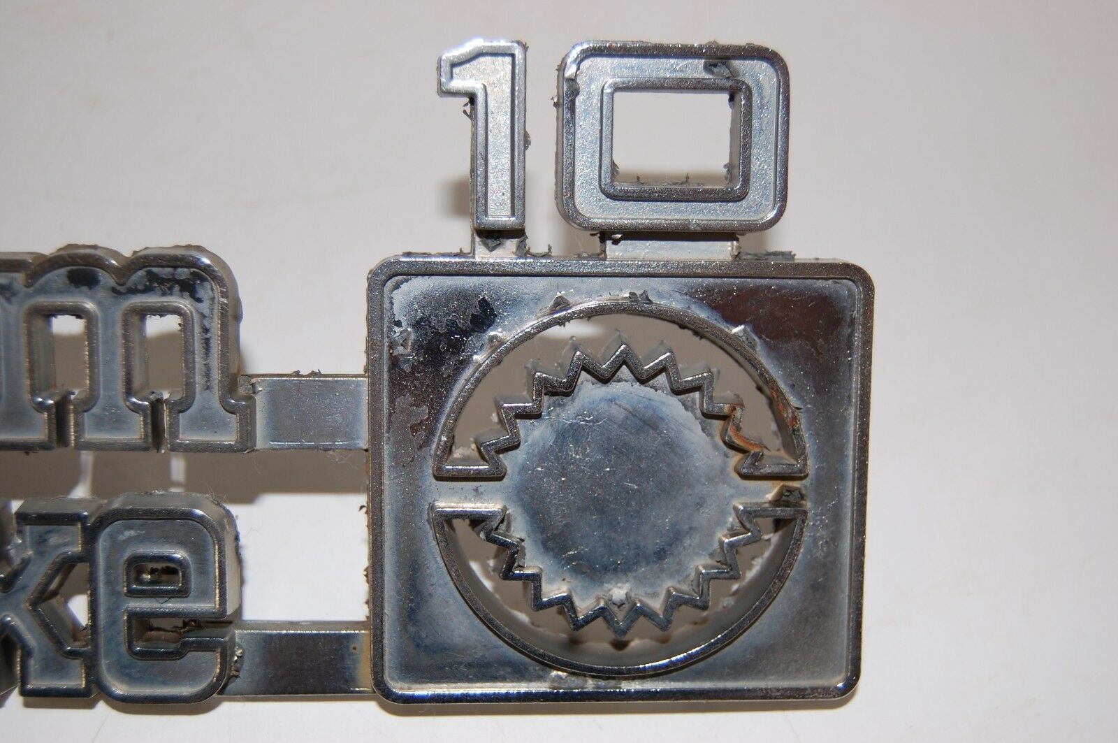 1975-80 OEM CHEVY CUSTOM DELUXE 10 FENDER EMBLEM #14016633– FatMan's ...