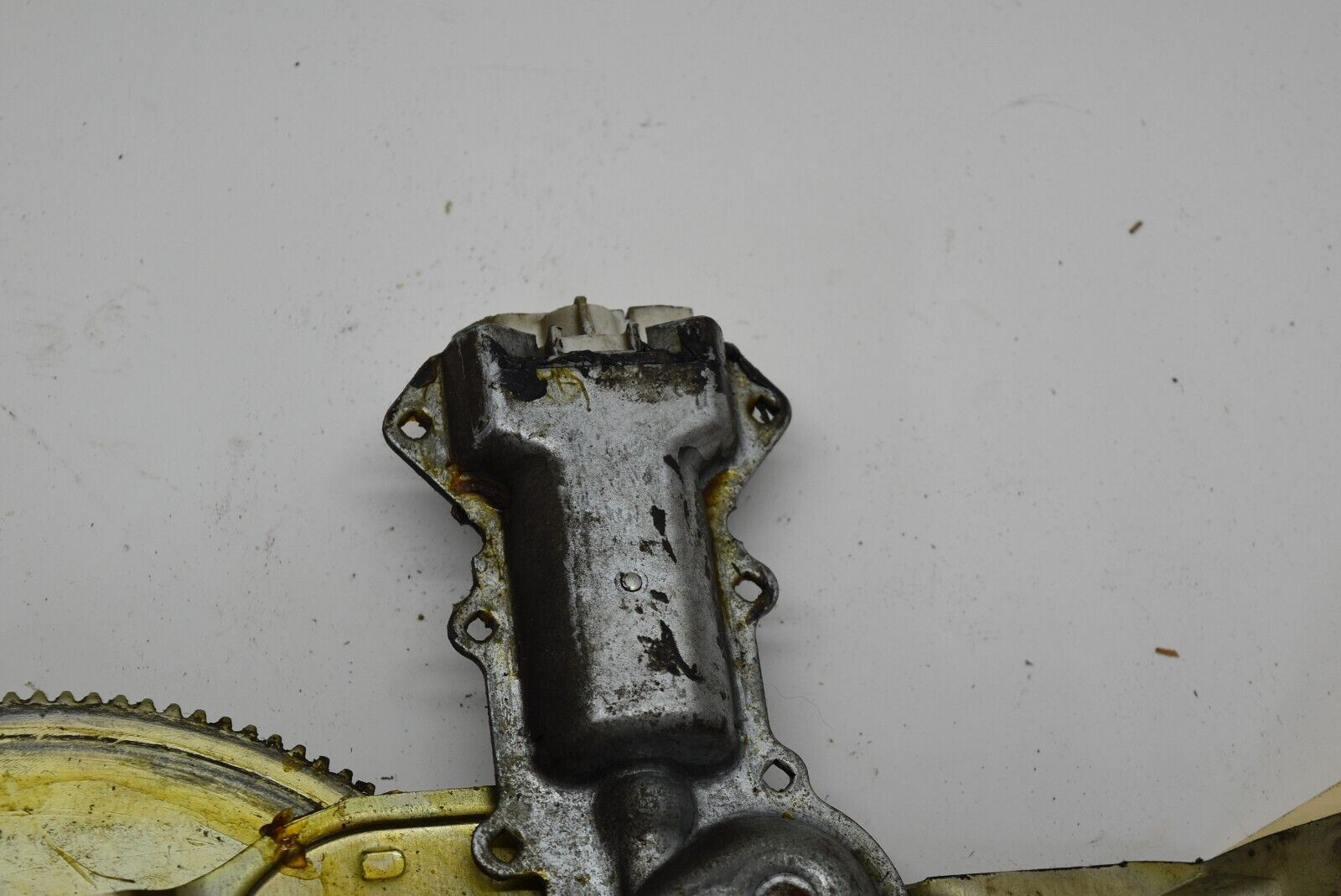 1988 1989 1990 Suburban passenger SIDE WINDOW REGULATOR right rear 926 ...