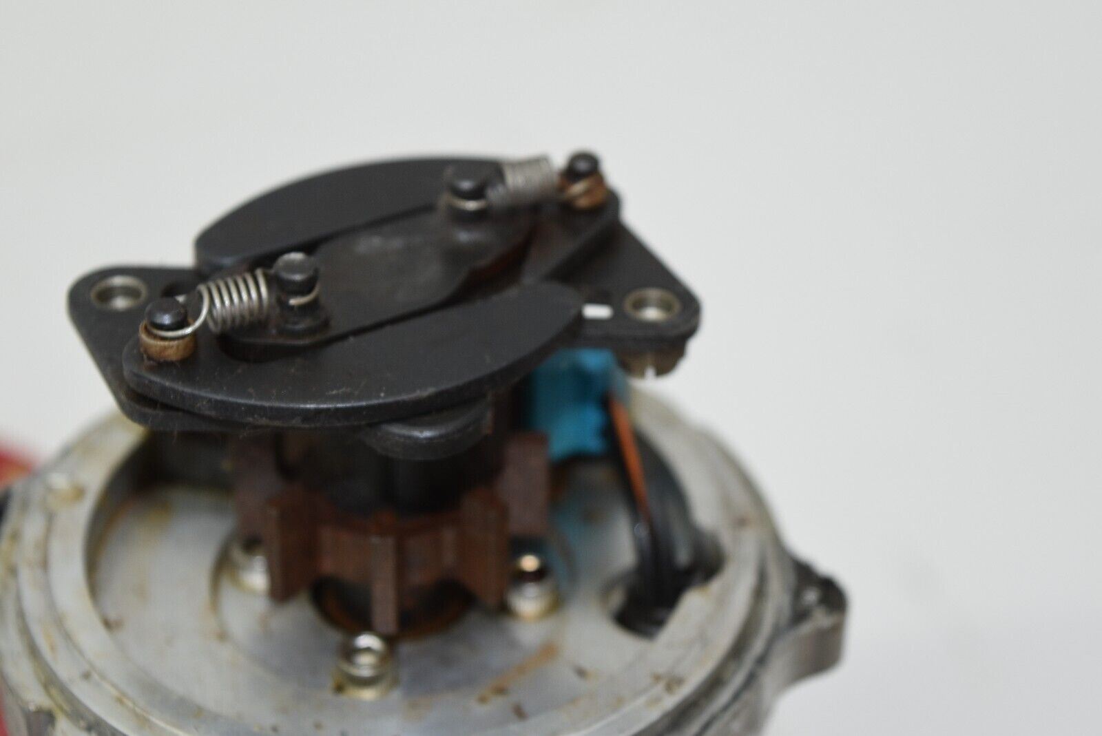 MSD 85551 Pro Billet Chevy Distributor, Mag Trigger, Mechanical Adv 93 ...