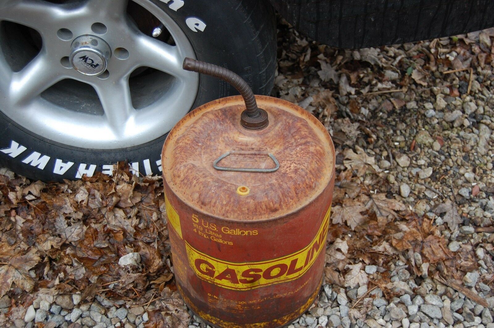 VINTAGE METAL GASOLINE CAN 5 GAL MAN CAVE GAS STATION GARAGE SHOP DECO ...