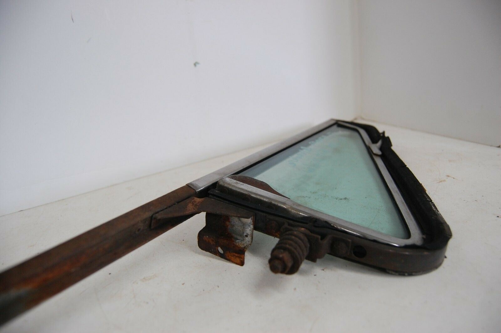 1956 PLYMOUTH BELVEDERE RS VENT WINDOW ASSEMBLY W/ GLASS SOLEX HERCULI ...