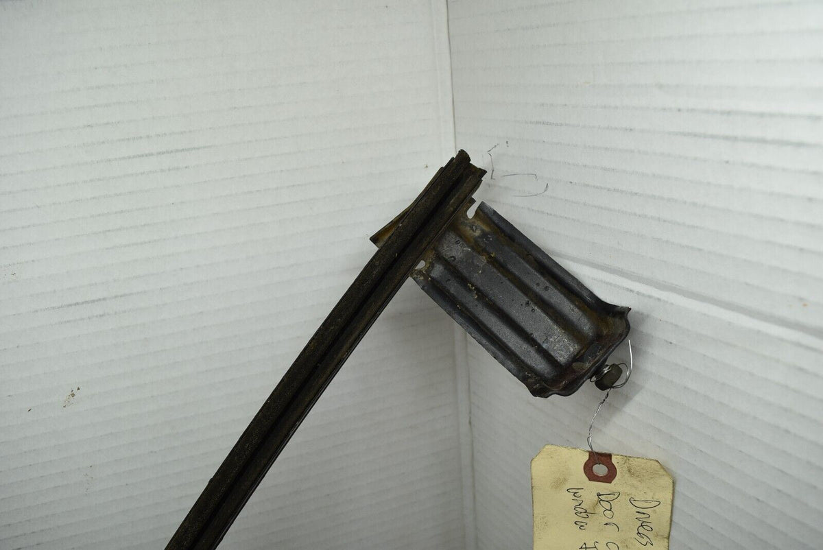 1983 83 suburban window track guide rear left driver side Chevy 9220 ...