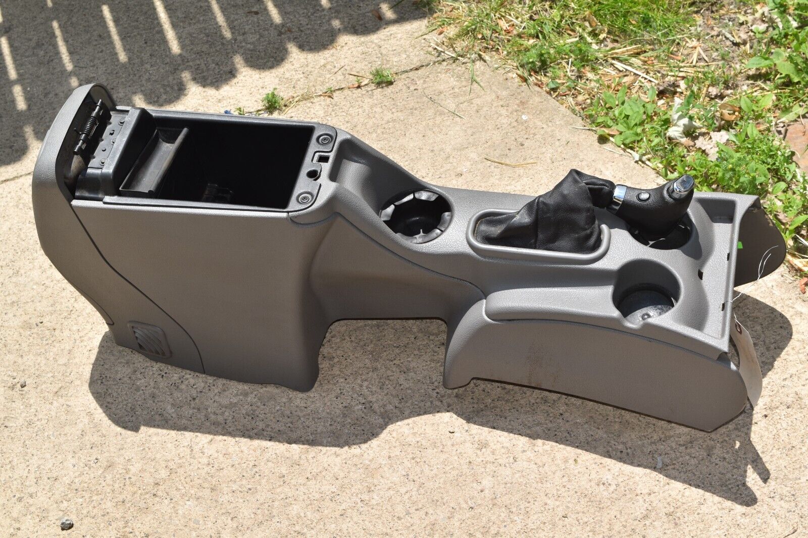 07 Front Lower Center Console 2007 Chevrolet Trailblazer floor automat ...