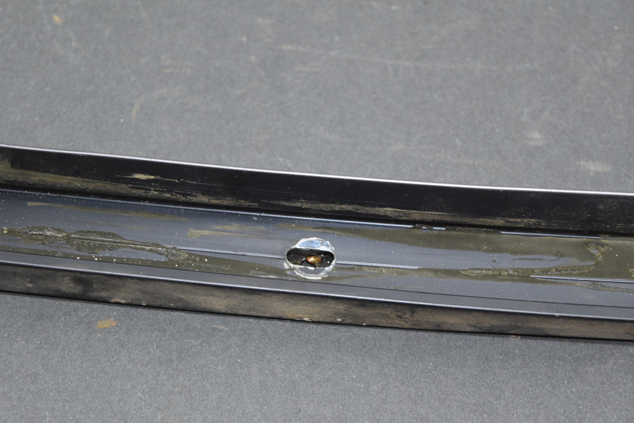 1984 84 Ford Fox Mustang Convertible RH Pillar Window Channel Trim Wea ...