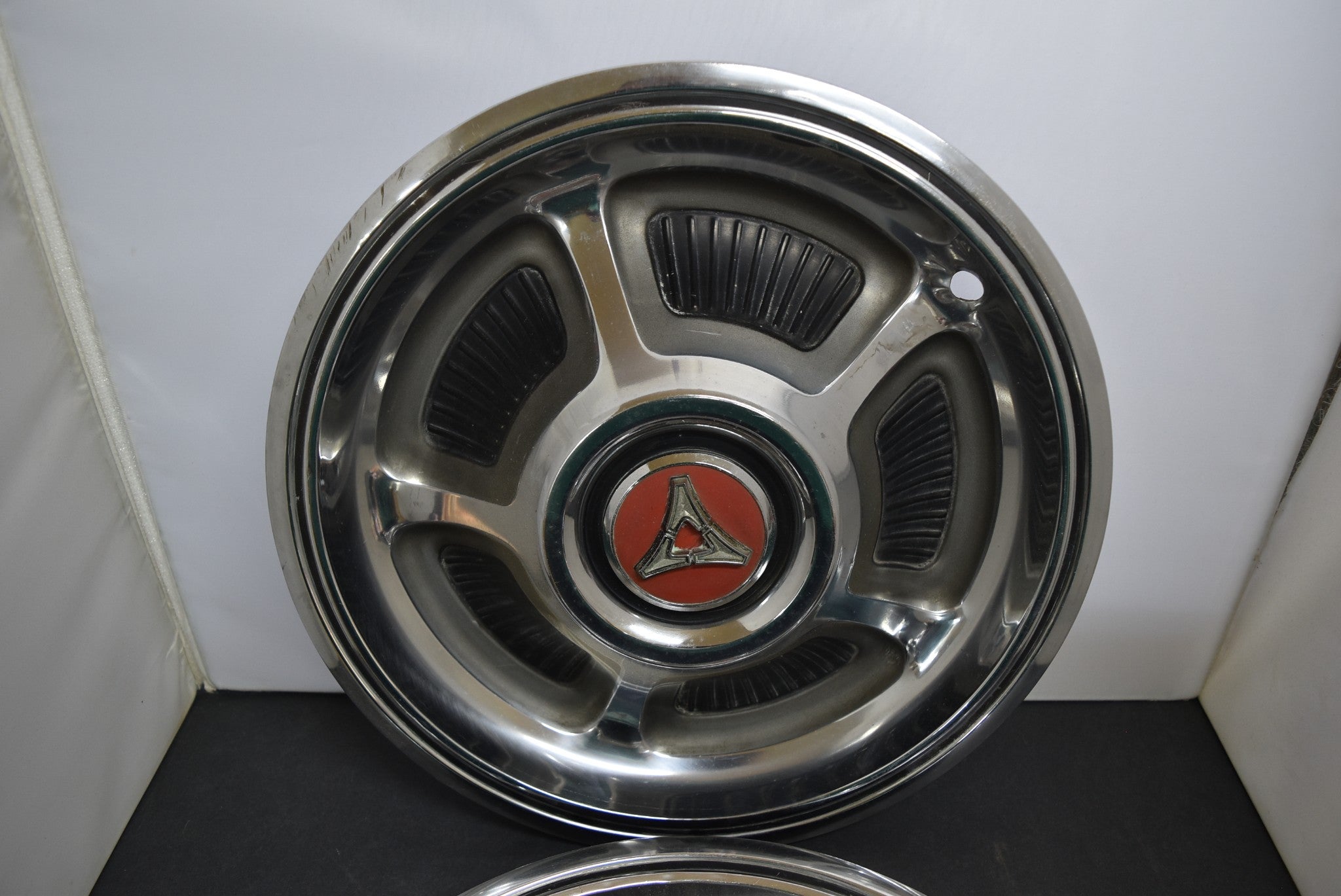TWO 1968 1969 DODGE DART CHARGER POLARO CORONET SUPER BEE RT HUBCAPS W ...