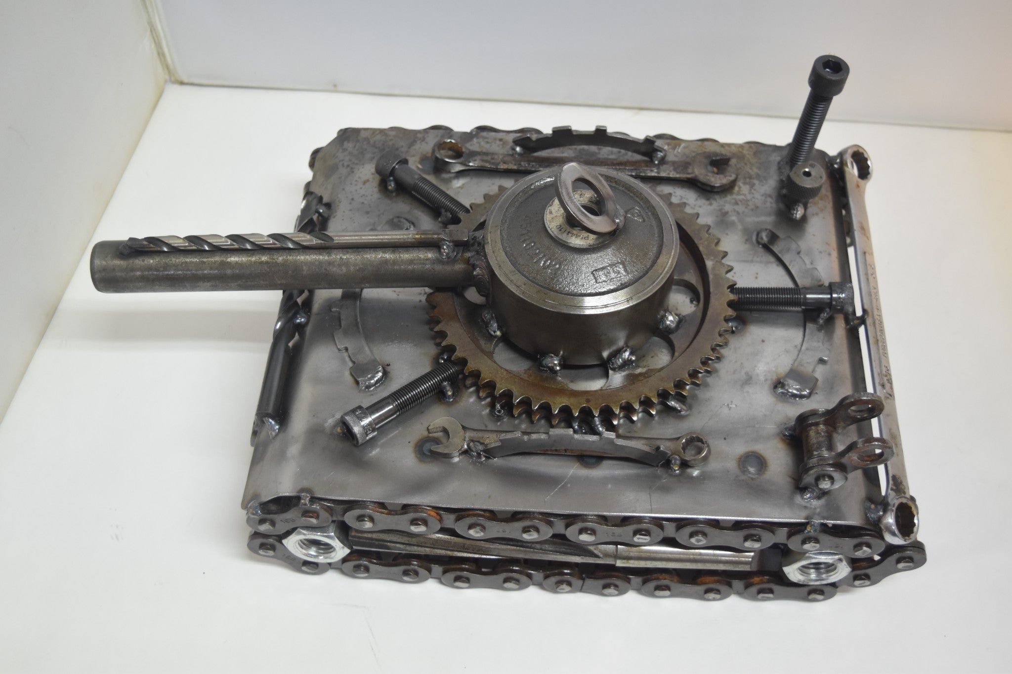 Unique Recycled Scrap Metal Art Tank Military Man Cave Sculpture Engin ...