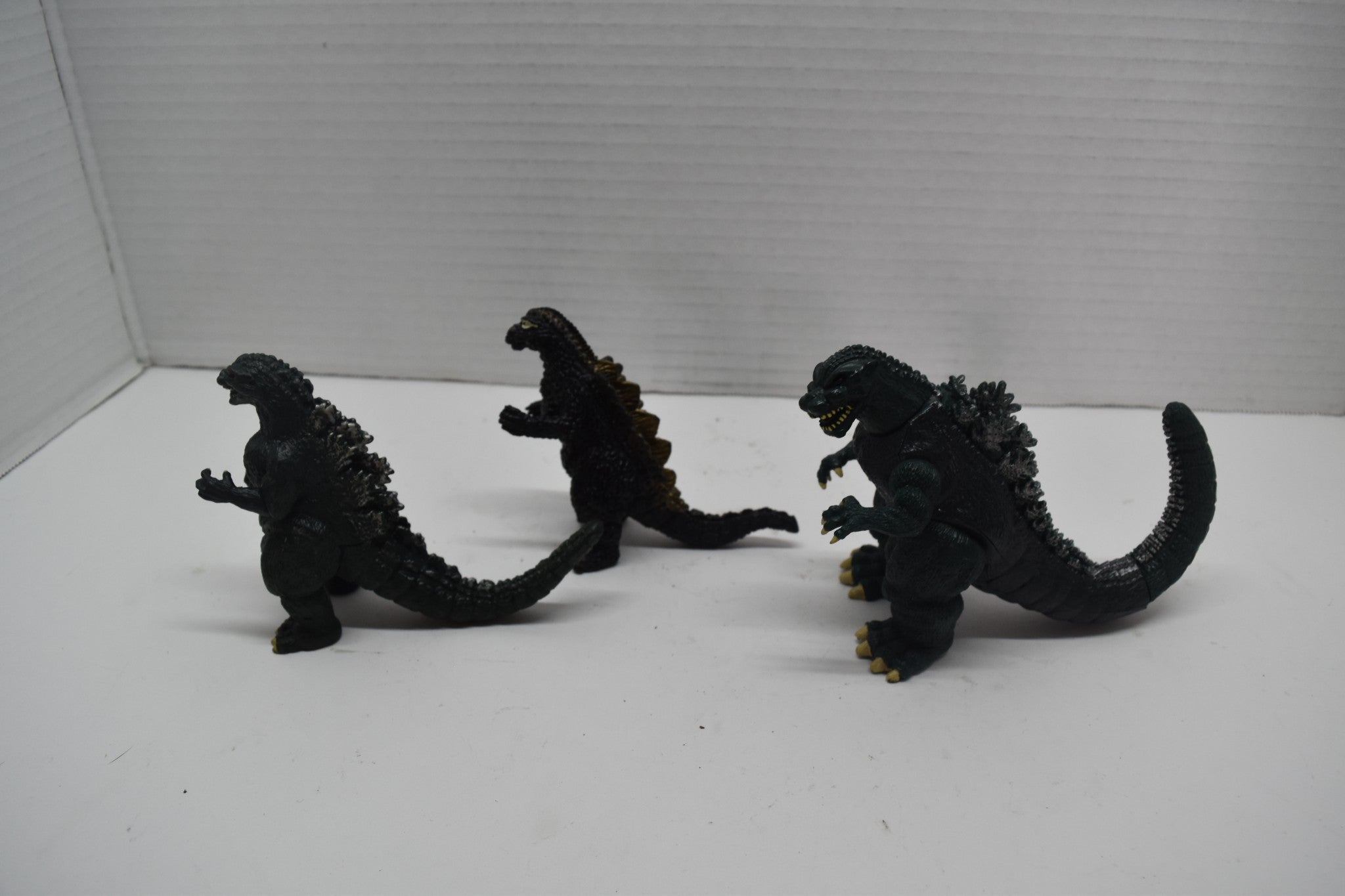 LOT OF 3 GODZILLA FIGURES FIGURINE SHOEI HEISEI SHOWA GOJIRA– FatMan's ...