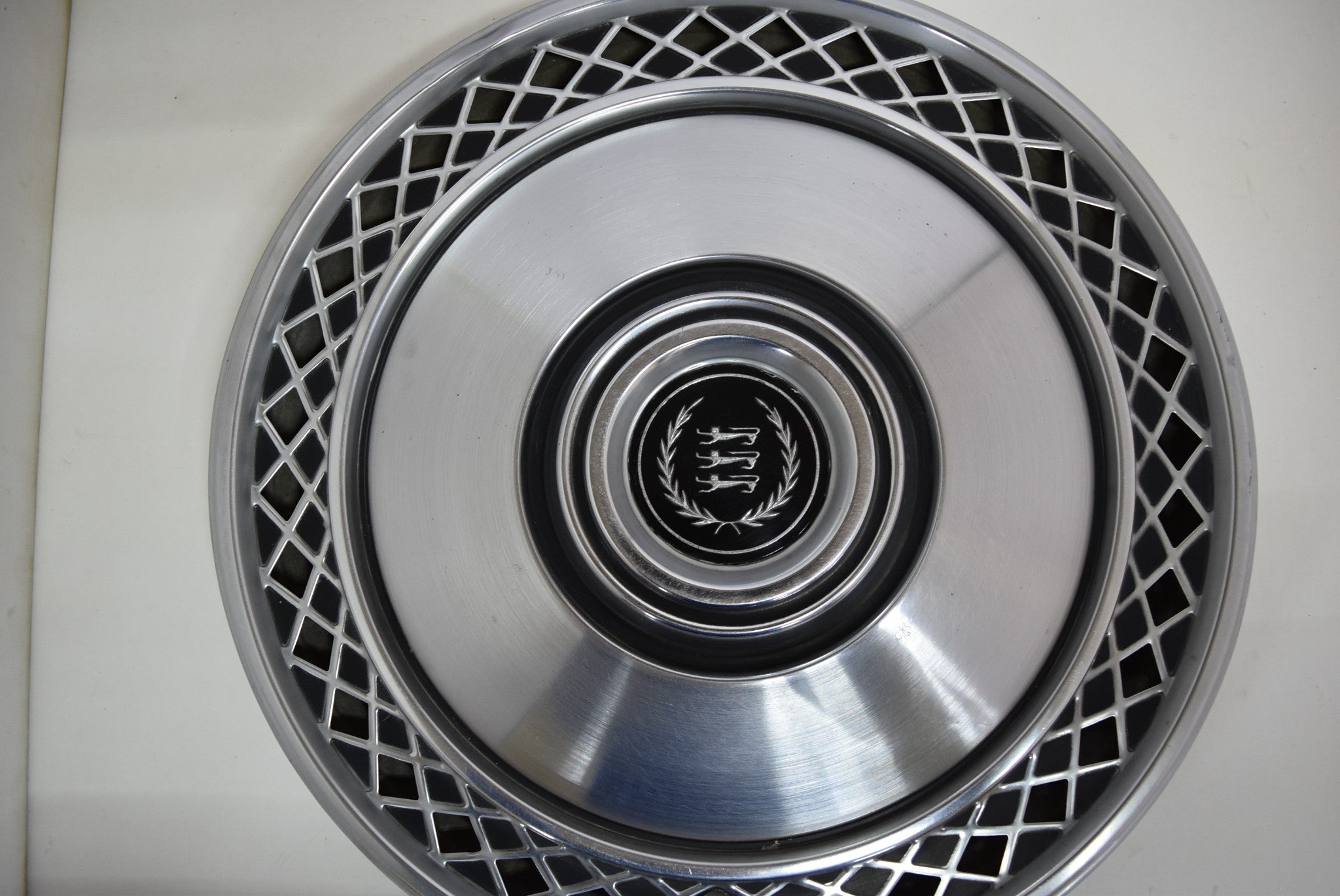 1975 1976 1977 1989 Ford Crown Victoria 734R 15" Lace Design Hubcap Wh ...