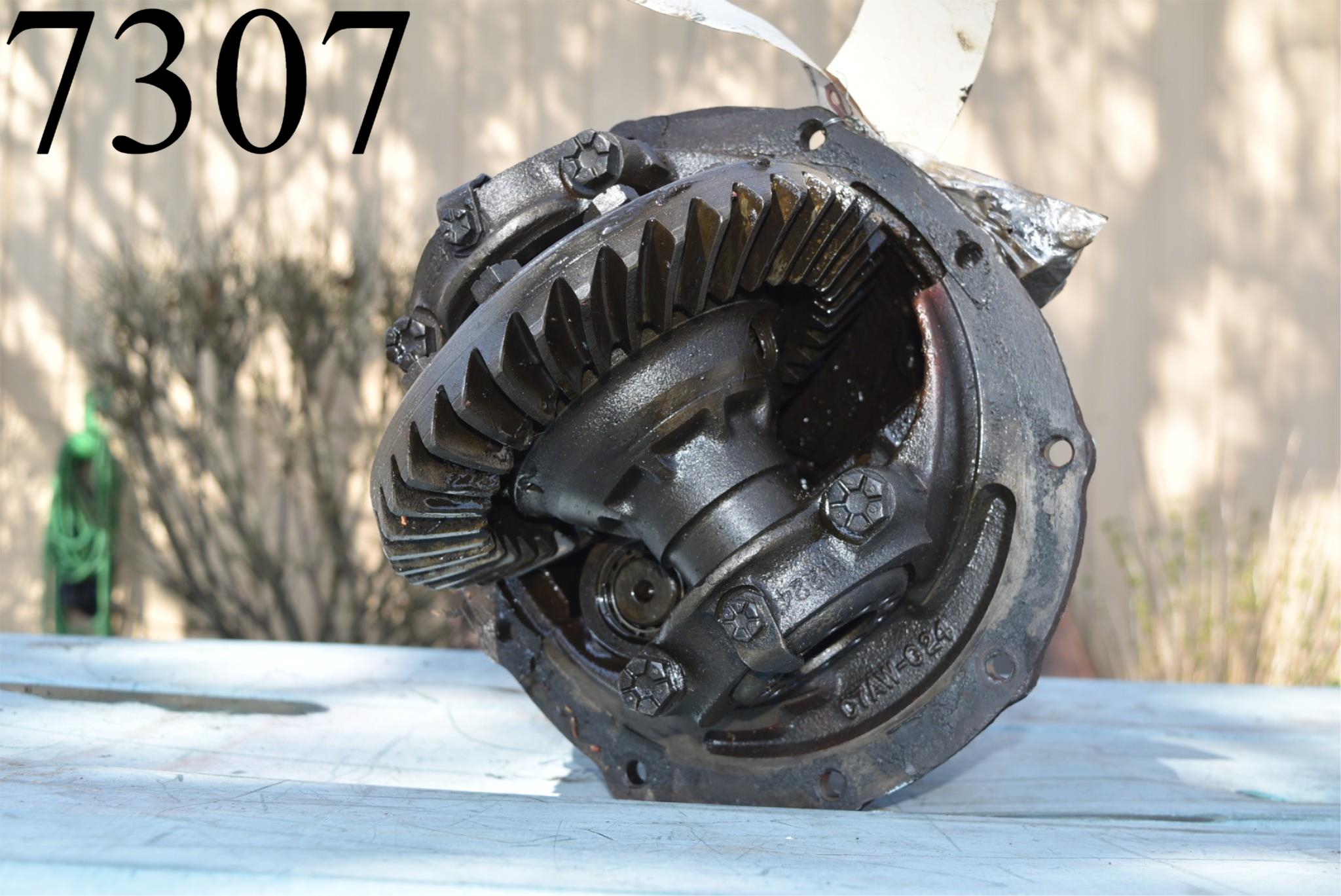 9 Inch Rear Differential 39 Ring 12 Pinion C7AW - G24 1968 Ford Pig 28 ...