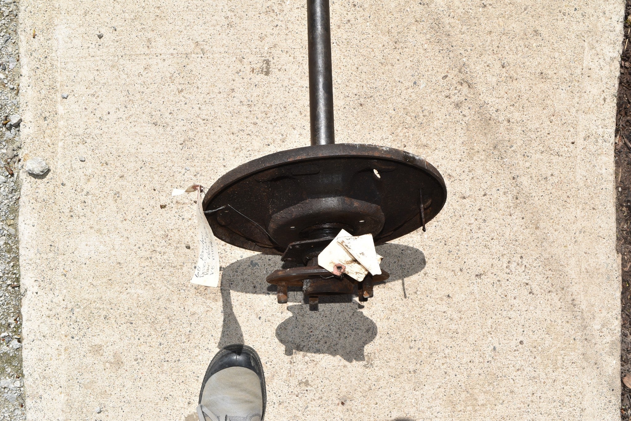 1968 68 Ford Ranchero V8 Rear Left Driver Axle 28 Spline 9" Backing Pl ...