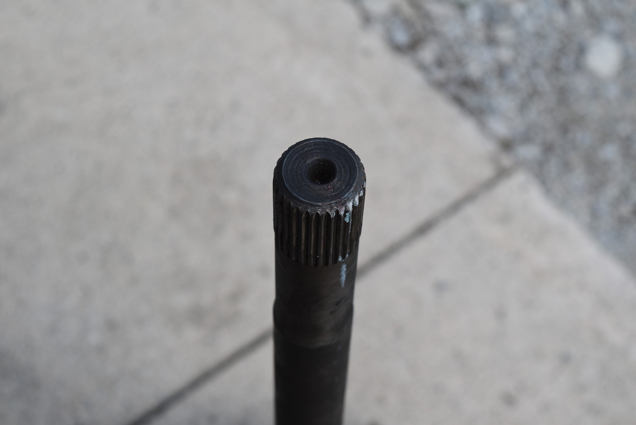 1968 68 Ford Ranchero V8 Rear Left Driver Axle 28 Spline 9" Backing Pl ...