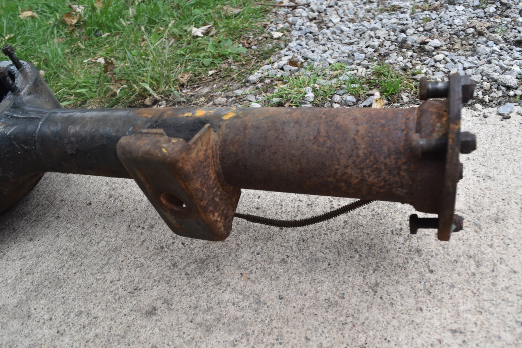 1957 FORD 9 INCH REAR AXLE DIFFERENTIAL HOUSING 57– FatMan's Garage, LLC