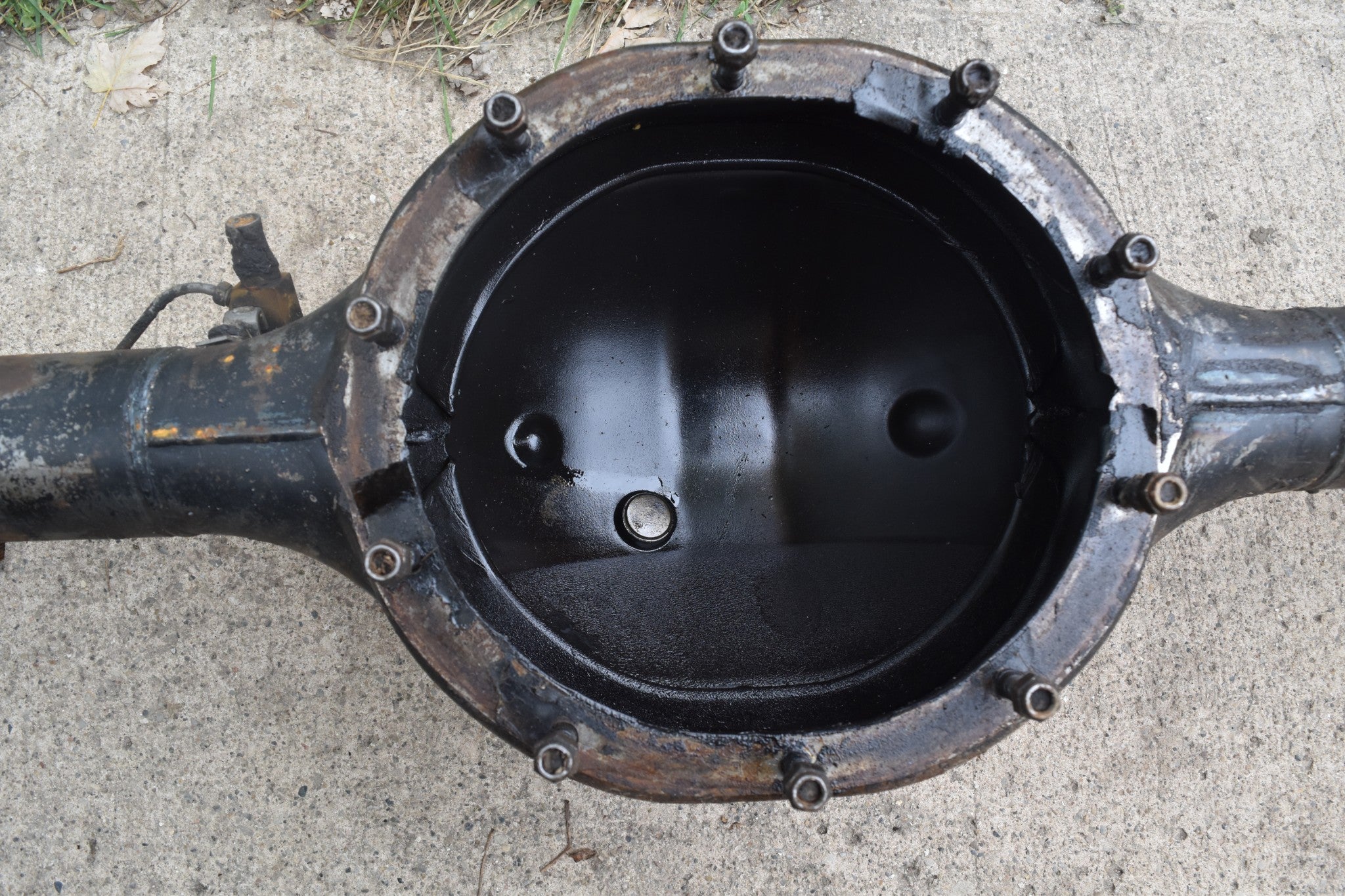 1957 FORD 9 INCH REAR AXLE DIFFERENTIAL HOUSING 57– FatMan's Garage, LLC