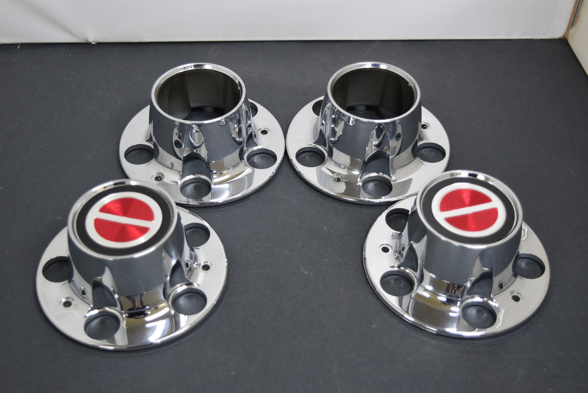 NOS 1982 96 Ford Center Caps Red 4X4 Bronco 5 Lug Hubcaps 80 81 82 83 ...