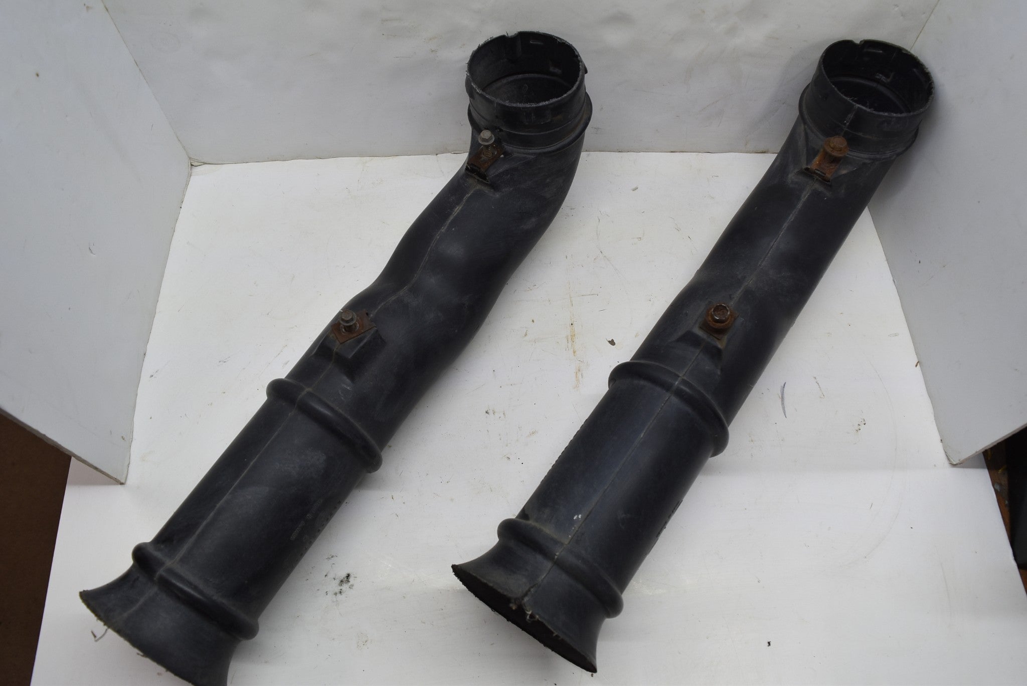 1979-1985 Ford Mustang RH LH Air Intake Pair OEM 79 80 81 82 83 84 85 ...