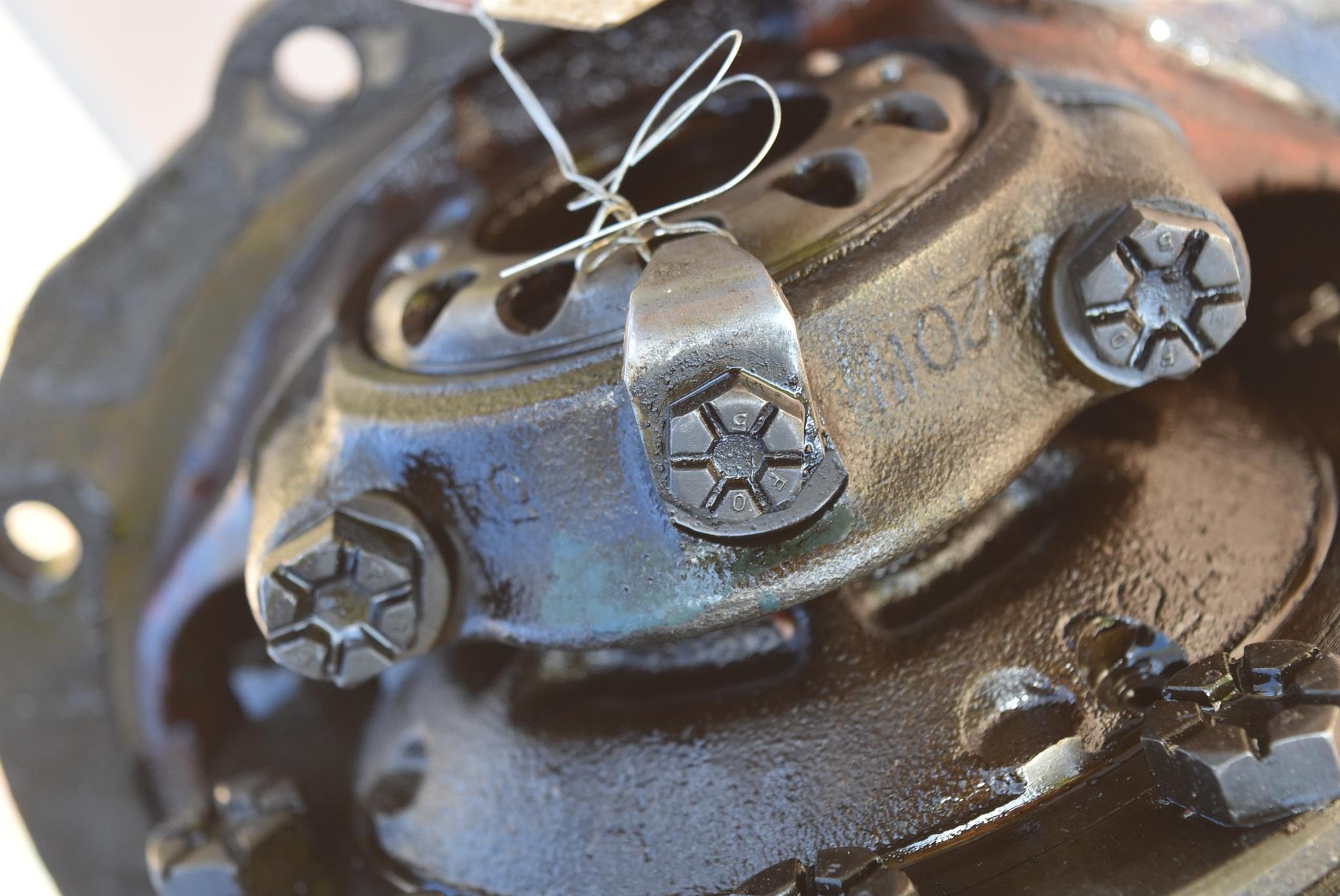 65 71 Ford Mustang 8" Rear Differential Third Member Pig 3.00 28 Splin ...