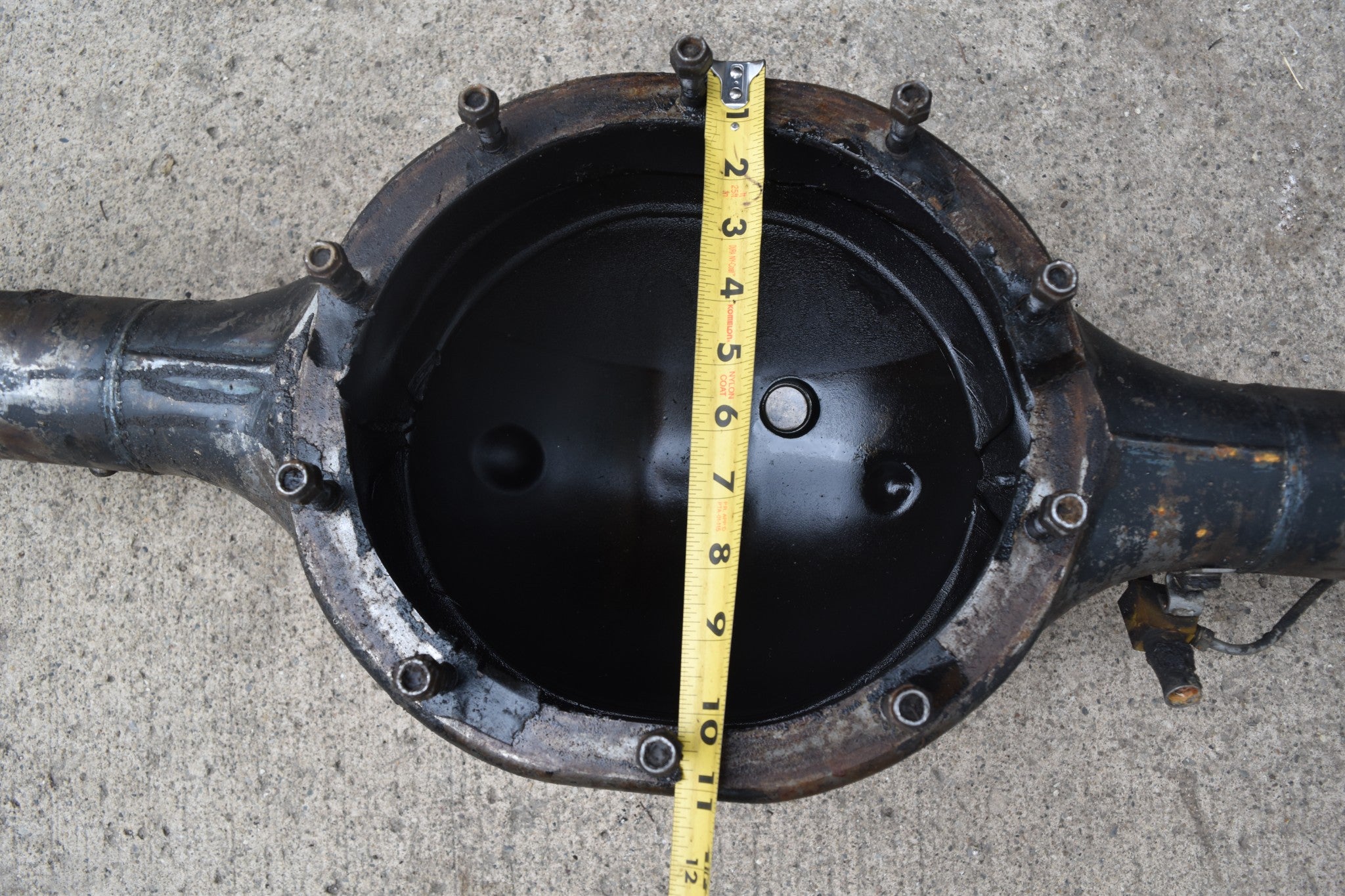 1957 FORD 9 INCH REAR AXLE DIFFERENTIAL HOUSING 57– FatMan's Garage, LLC