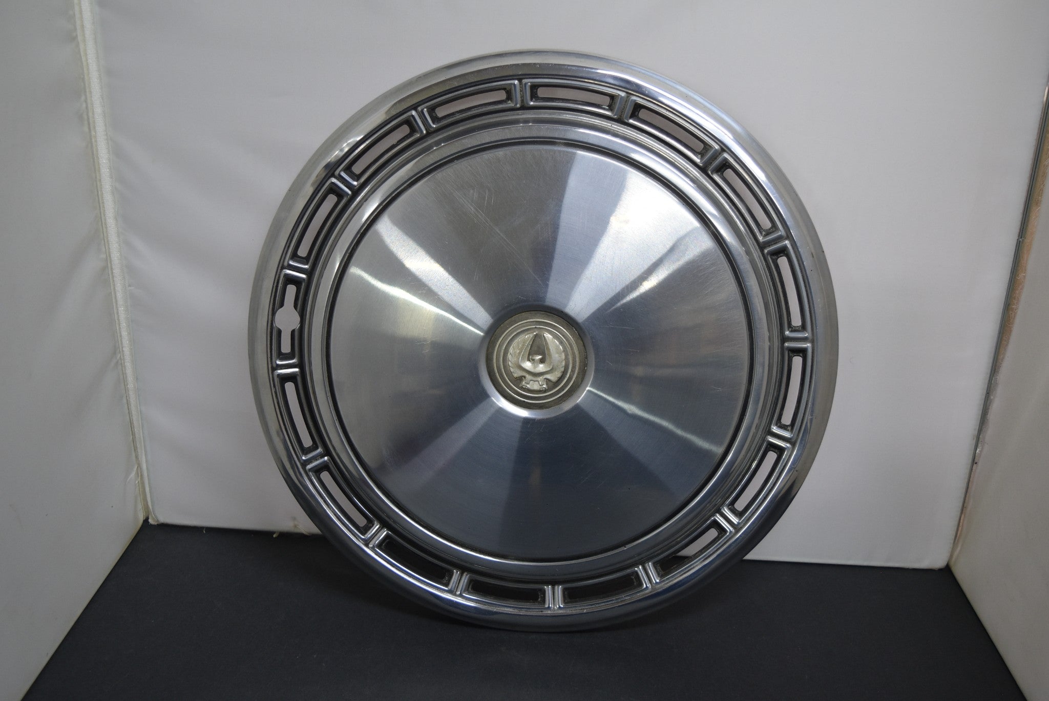 Chrysler Imperial Hubcap Wheel Cover Year ??– FatMan's Garage, LLC