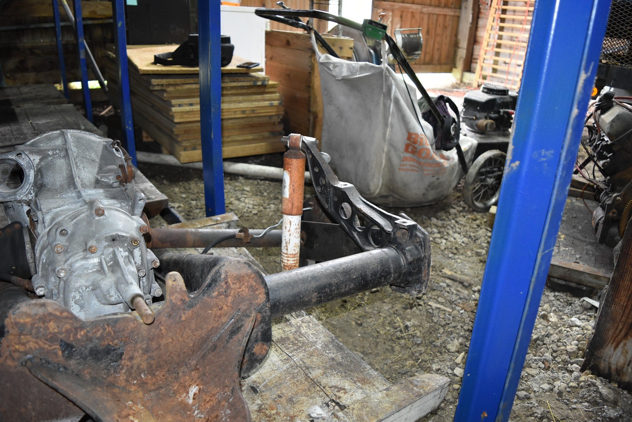 1971-1979 Volkswagen Super Beetle Rear End Differential Cradle Swing A ...