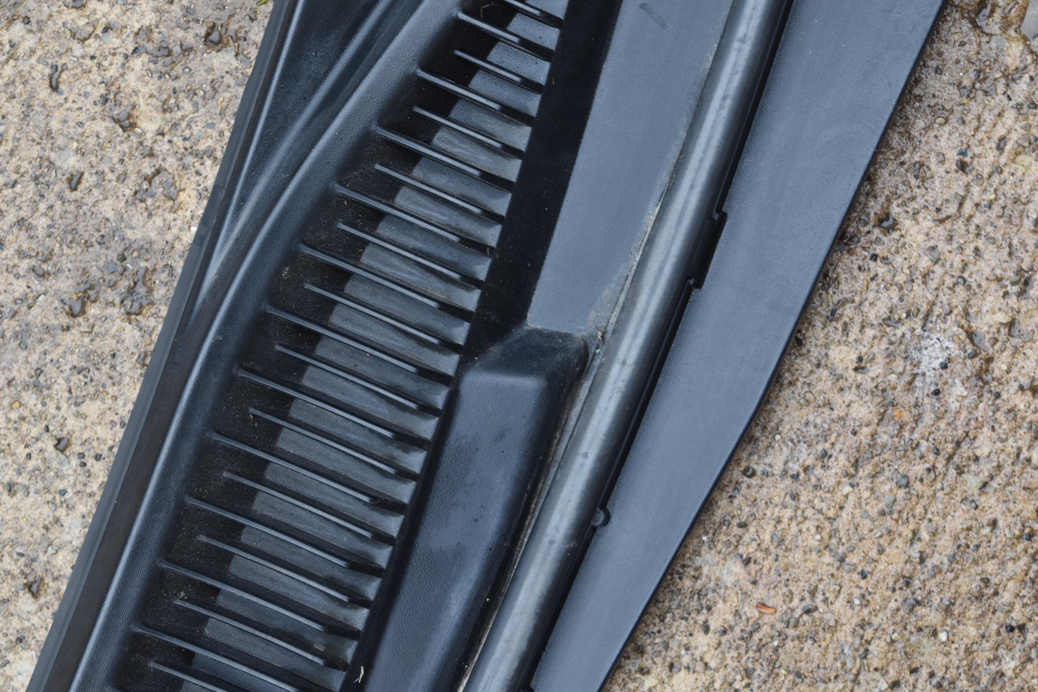 1999 2007 Chevy Silverado GMC Sierra CENTER COWL PANEL GRILLE OEM GM 1 ...