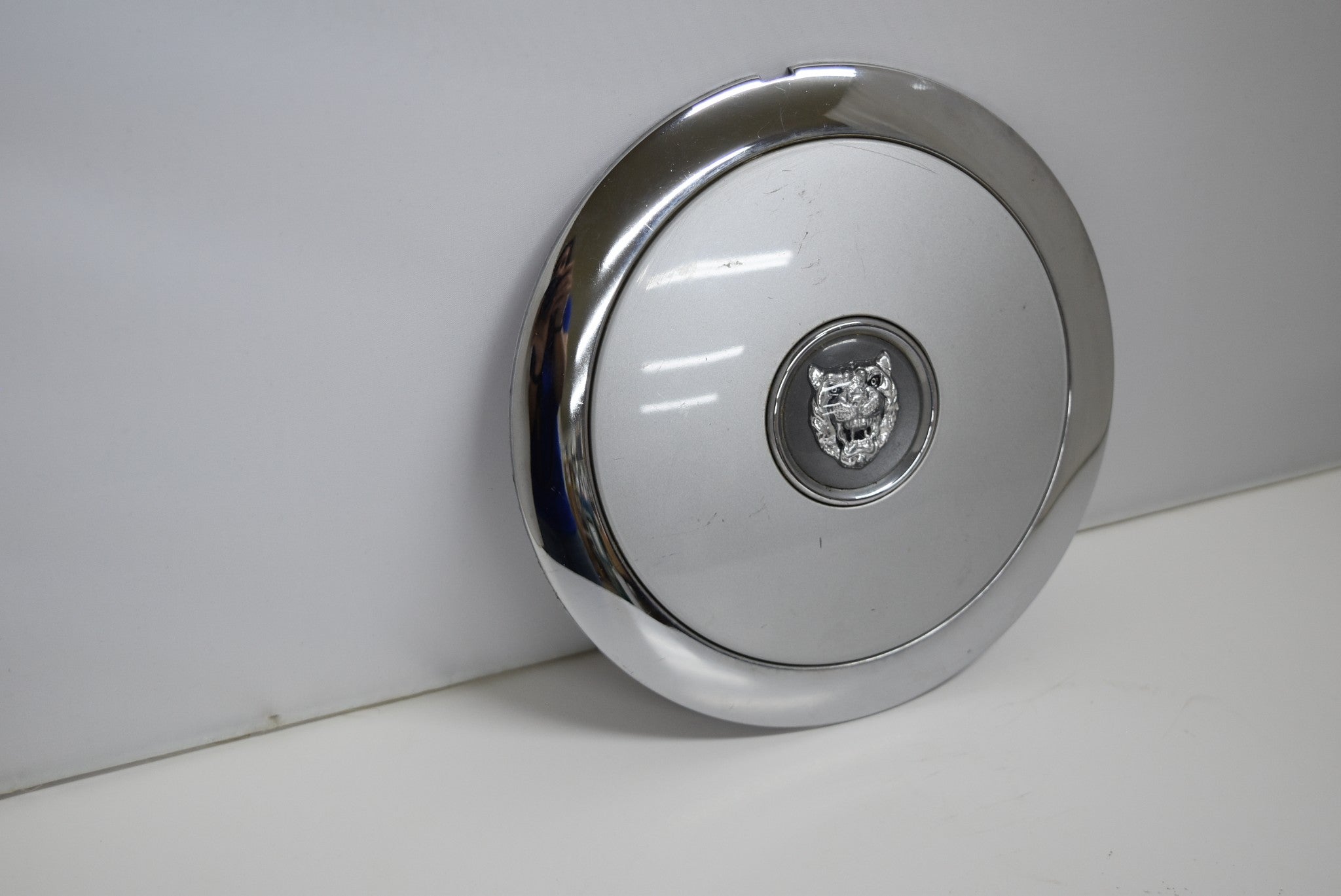 1998-2003 Jaguar XJ8 16" Wheel Center Hub Cap 8.25" Diameter Snap, OEM ...