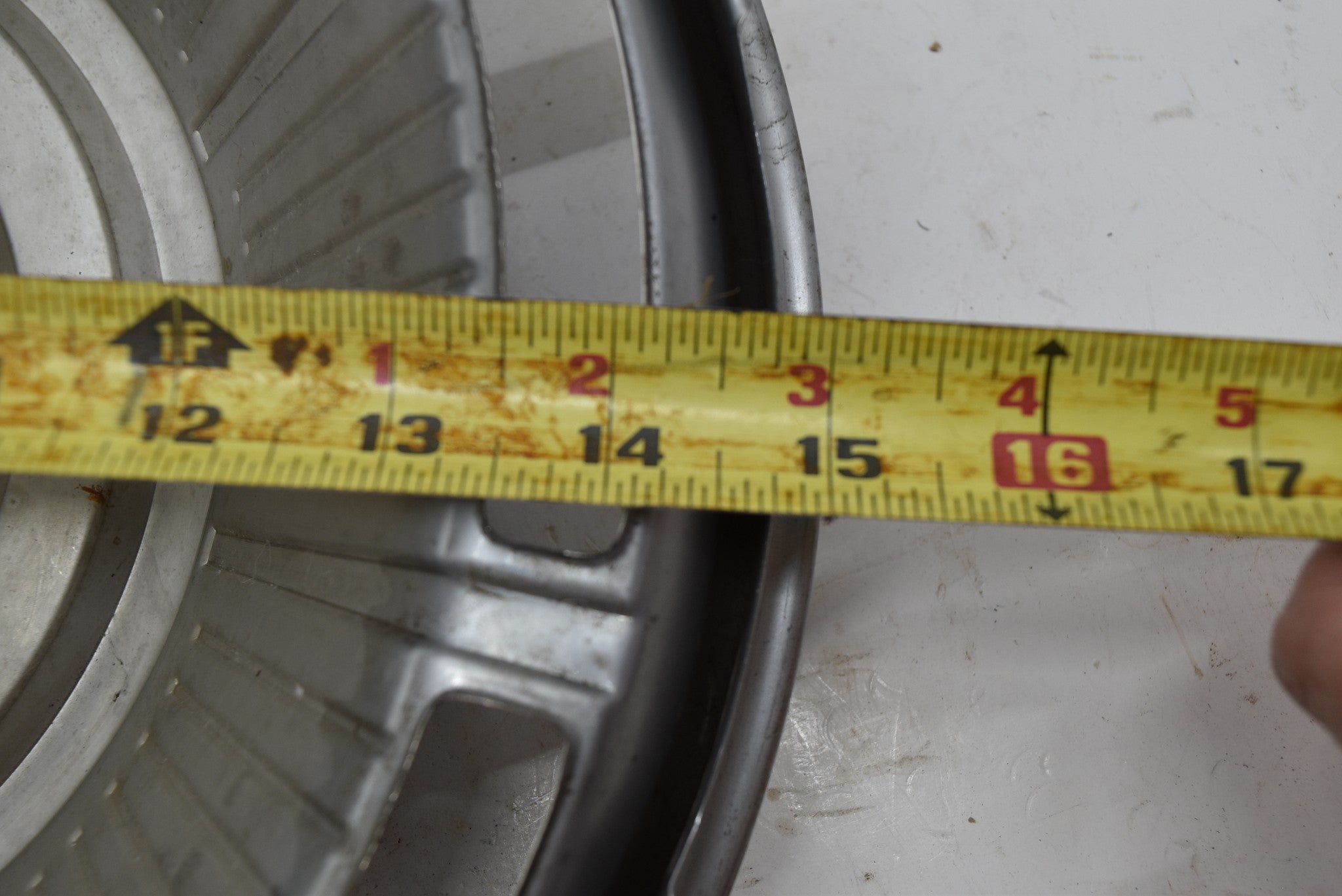 Single Hubcap Original 1962 1963 Pontiac Tempest 15" Wheel Cover Hub C ...