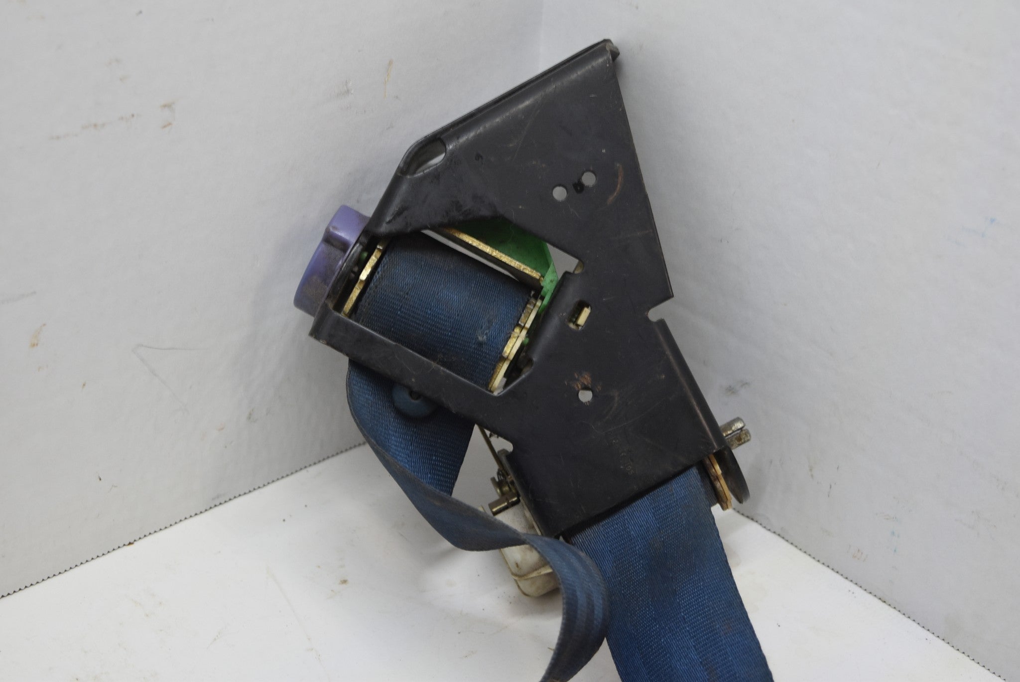 Original 1980-1993 Chevy Blazer Suburban Jimmy Front LH Seatbelt Retra ...