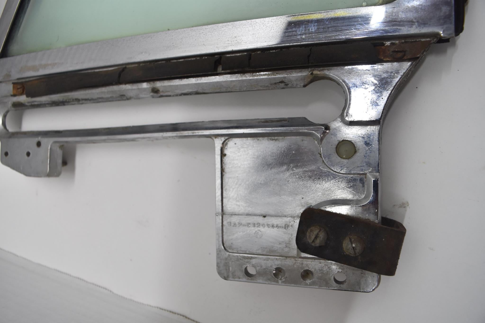 1960 FORD THUNDERBIRD REAR RIGHT QUARTER WINDOW GLASS FRAME REGULATOR ...