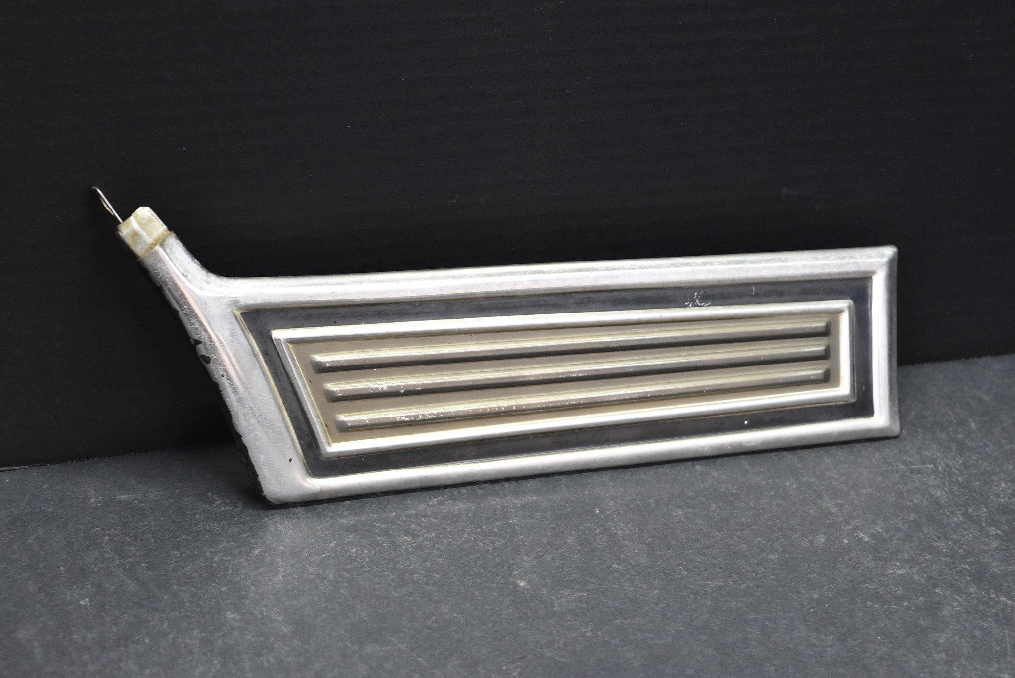 1972-1973 Gran Torino Fender Trim RH Passenger 72 73 Ford Torino Base ...