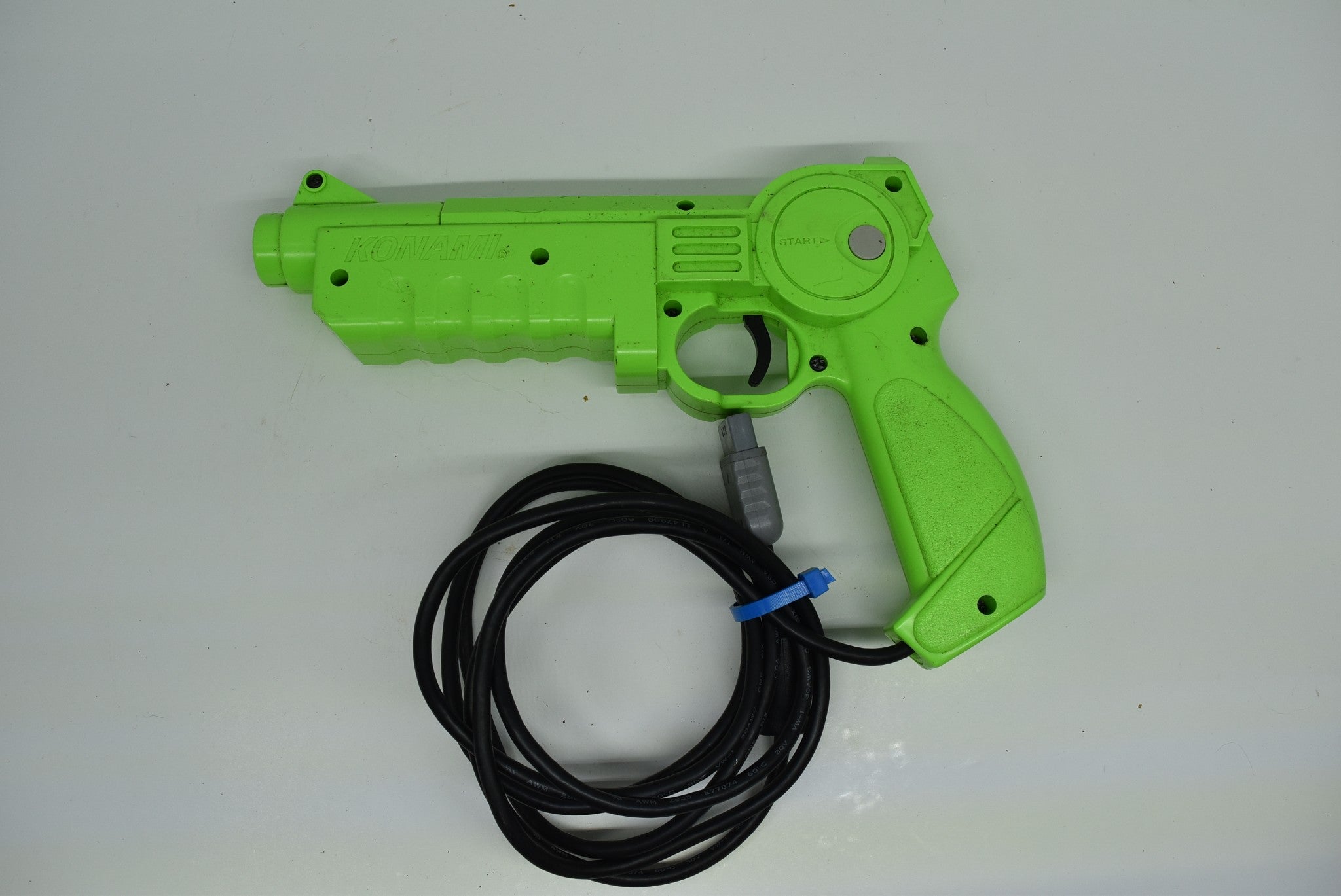 Konami Gun PS1 Justifier Light Green Playstation 1 1995 Untested Vinta ...