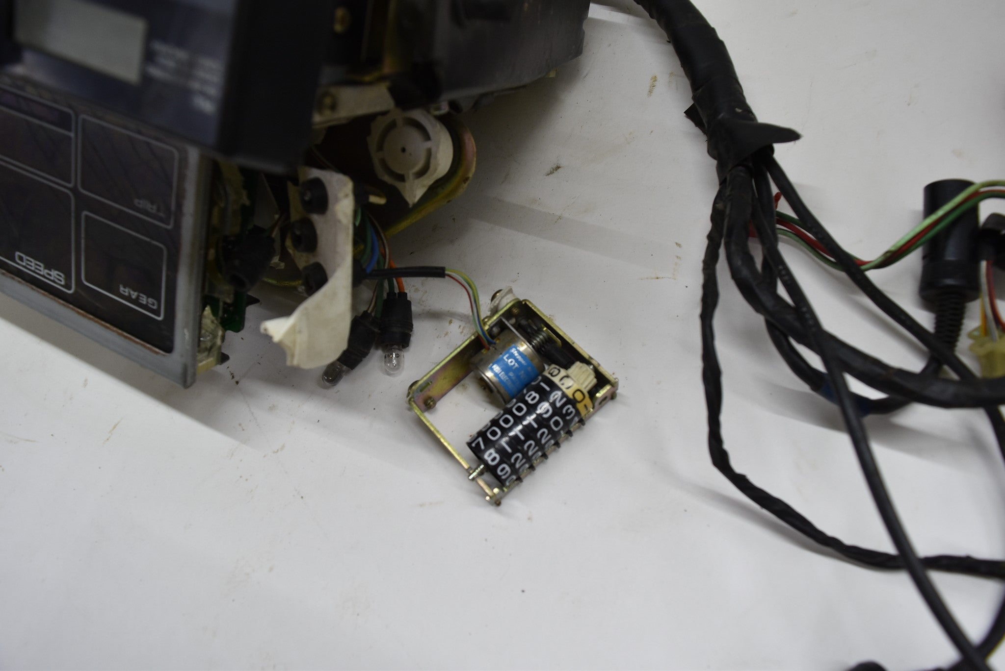 1986 HONDA GOLDWING GL1200 RADIO DASH CLUSTER WIRES INSTRUMENT GAUGE P ...