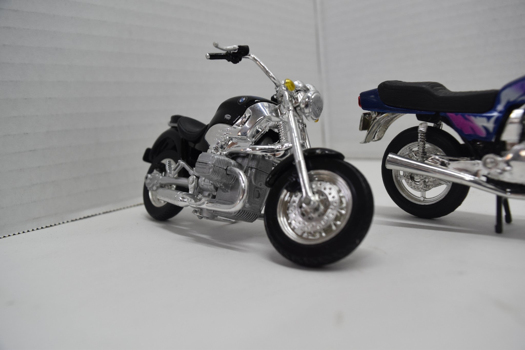 1/18TH SCALE BIKE-NI MOTORCYCLE MODELS MAISTO HONDA BMW R1200 SHADOW V ...