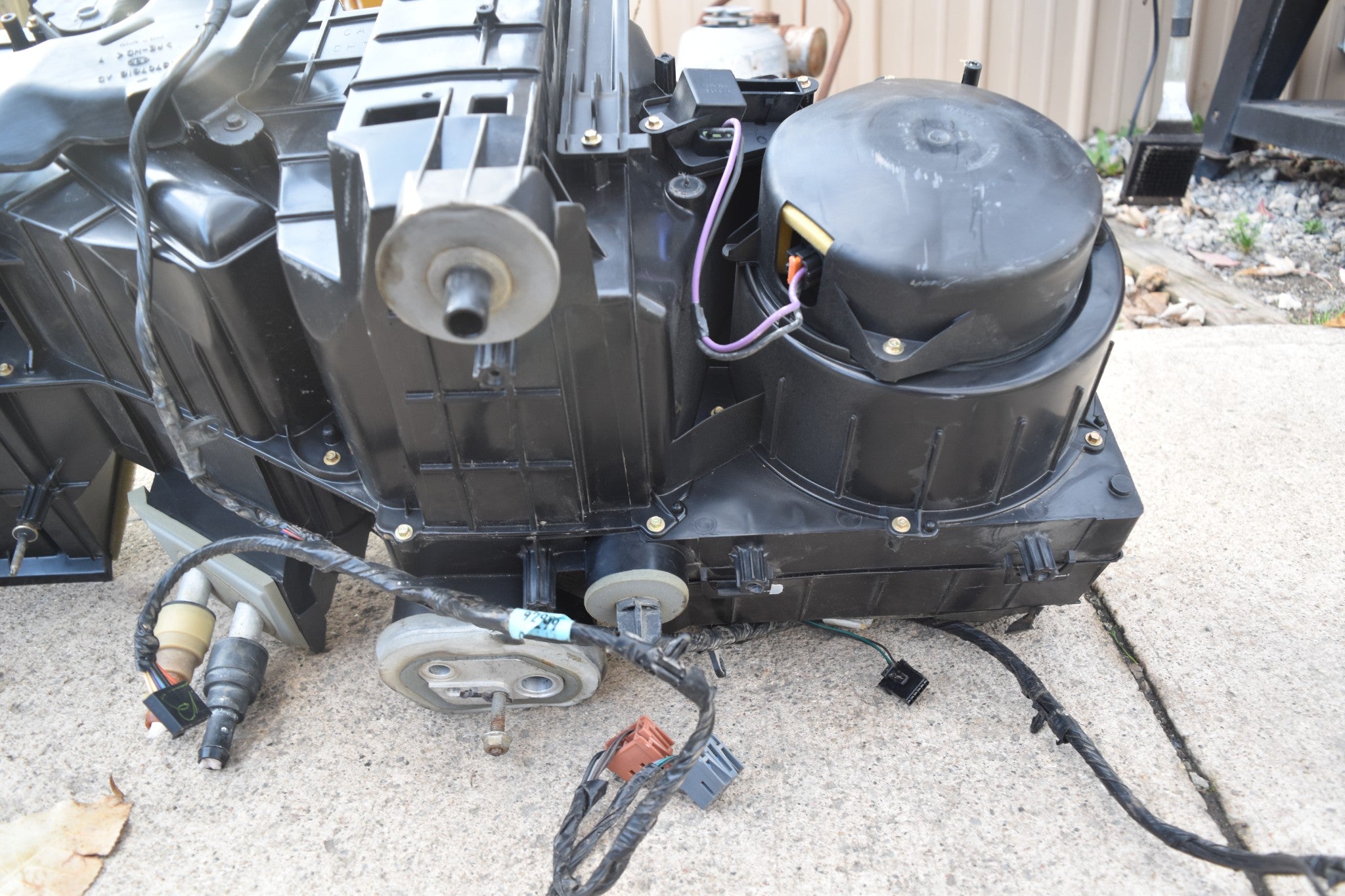 2002 DURAMAX 2500 3500 6.6 DIESEL HVAC AIR BOX 02– FatMan's Garage, LLC