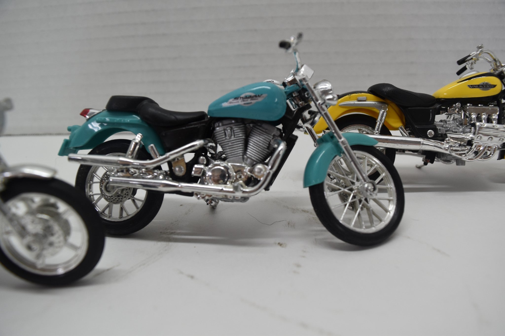 1/18TH SCALE BIKE-NI MOTORCYCLE MODELS MAISTO HONDA BMW R1200 SHADOW V ...