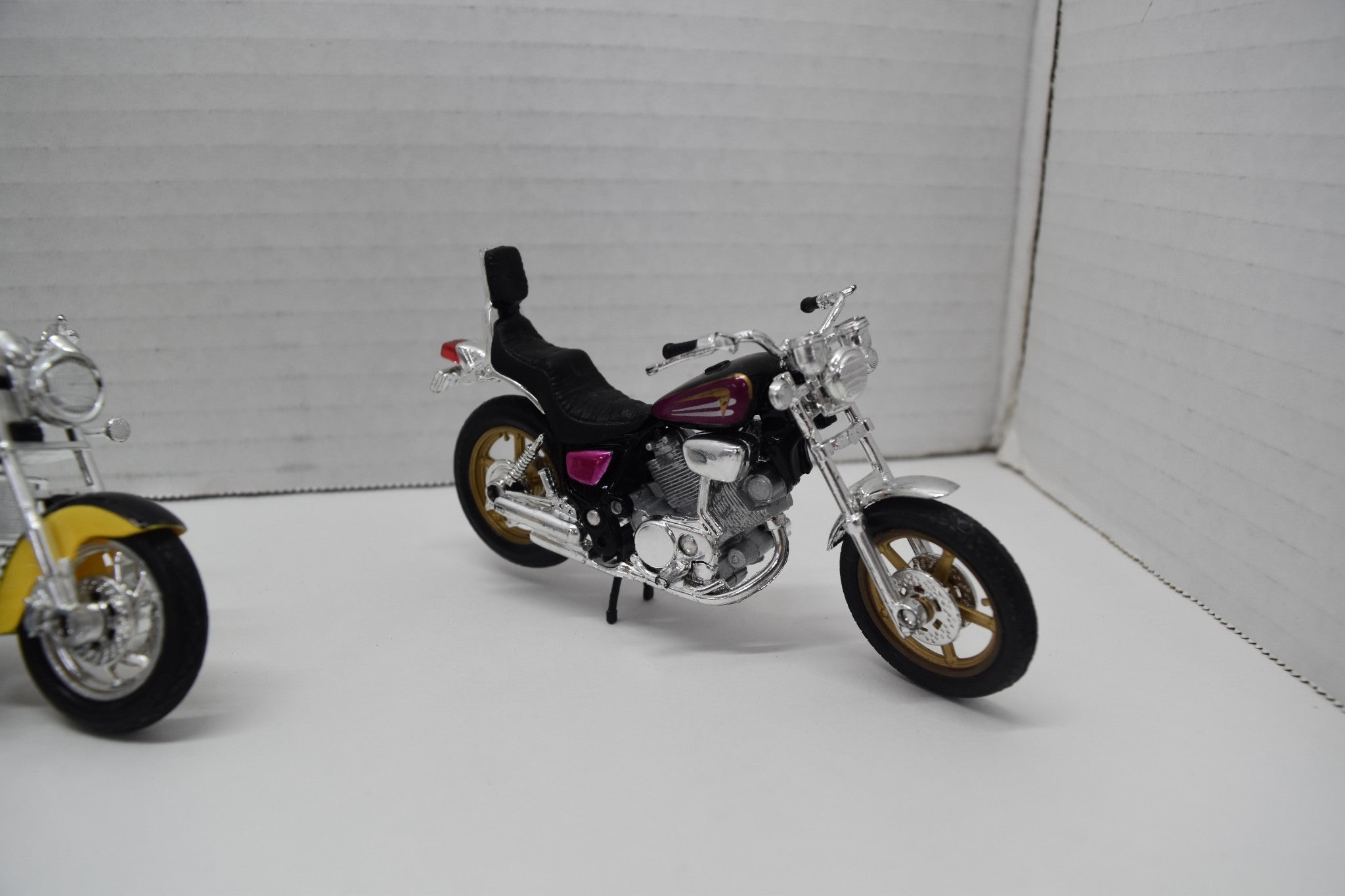 1/18TH SCALE BIKE-NI MOTORCYCLE MODELS MAISTO HONDA BMW R1200 SHADOW V ...