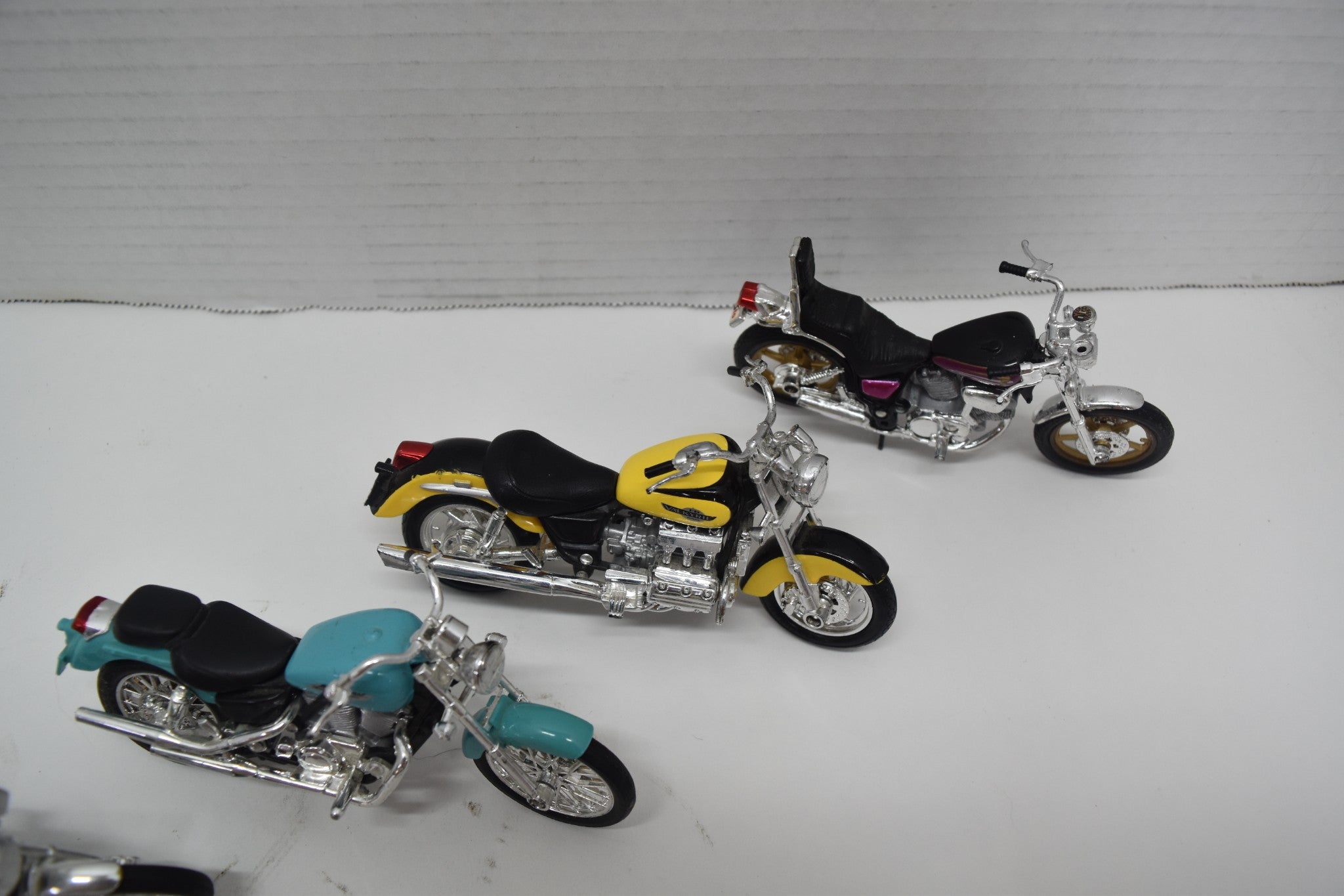 1/18TH SCALE BIKE-NI MOTORCYCLE MODELS MAISTO HONDA BMW R1200 SHADOW V ...