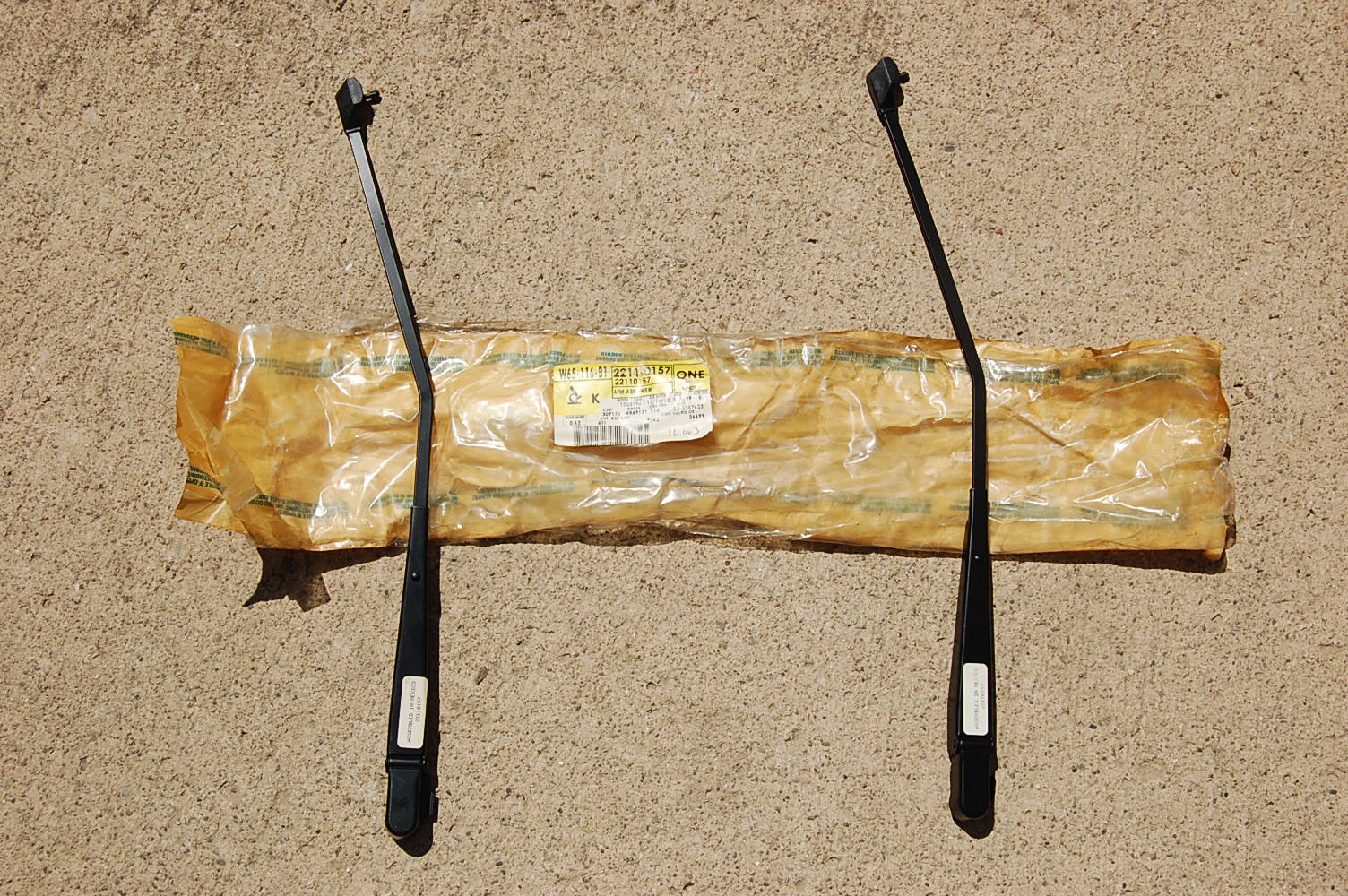 Pair Genuine GM OEM Windshield Wiper Arms Blazer Chevy and GMC Trucks ...