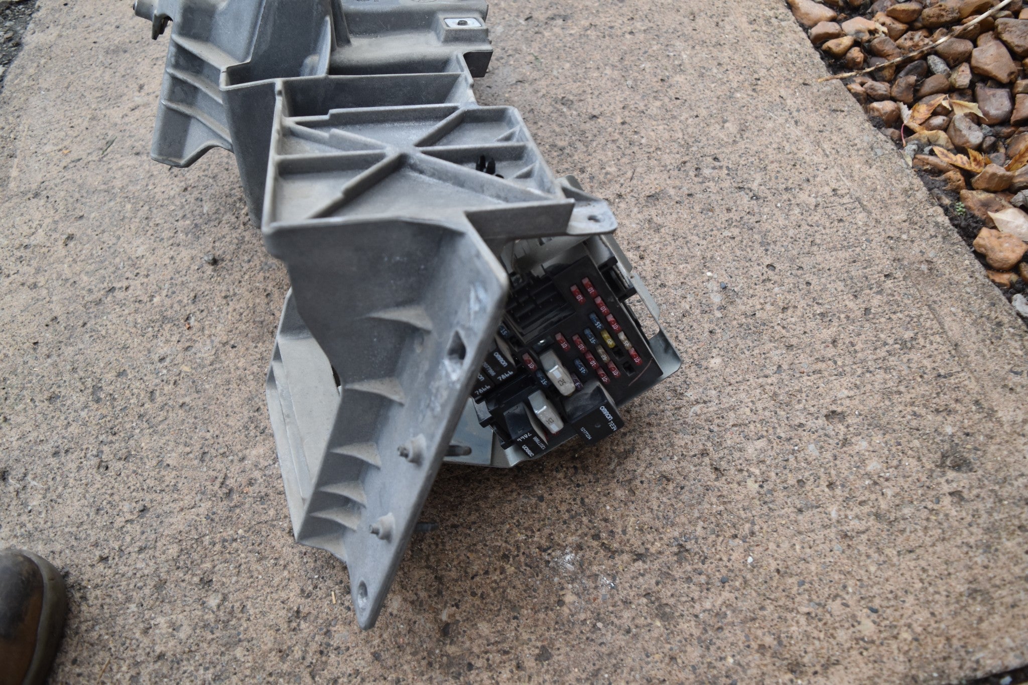 1999 2007 CHEVROLET SILVERADO GMC SIERRA DASH SUPPORT BRACKET 00 01 02 ...