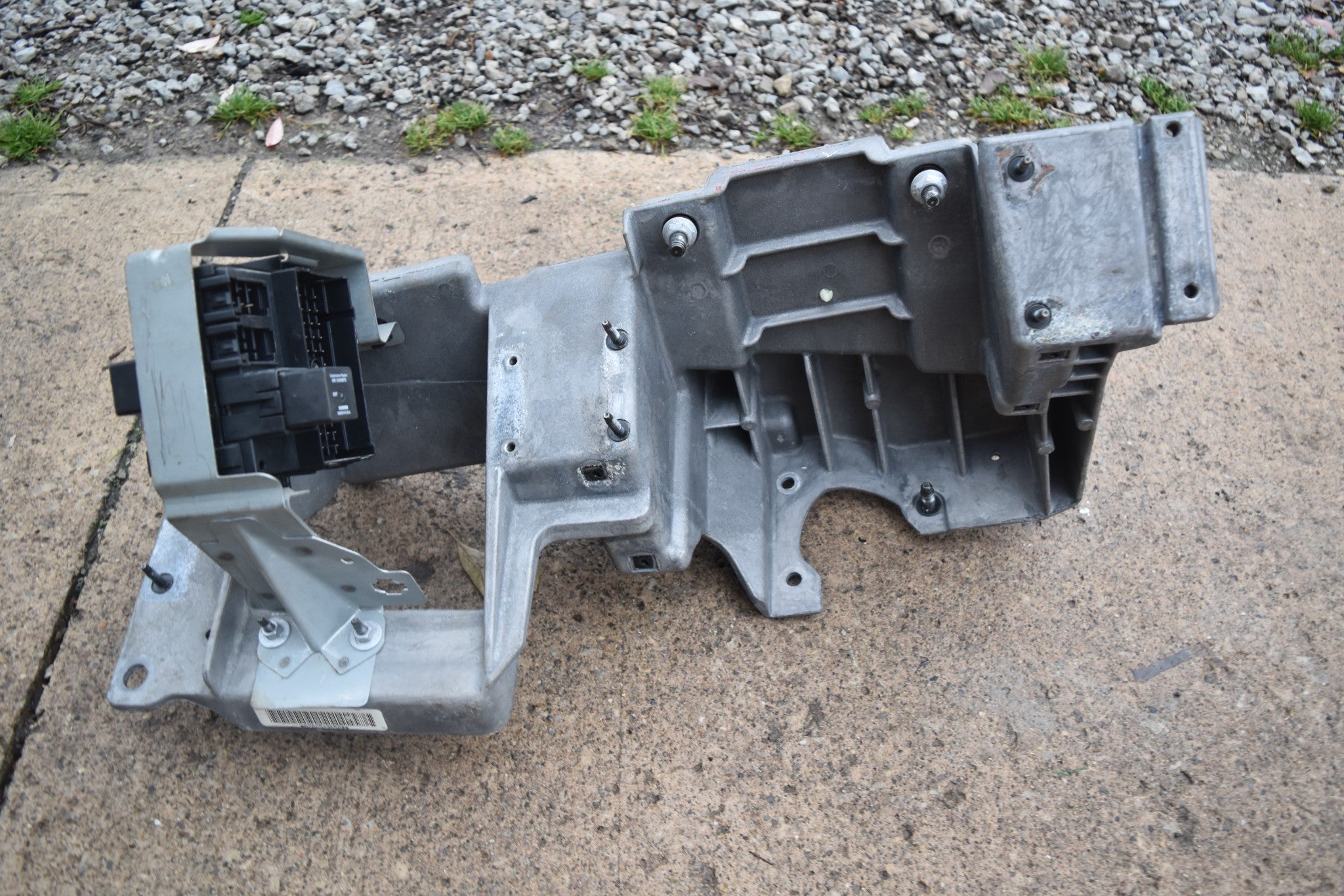 1999 2007 CHEVROLET SILVERADO GMC SIERRA DASH SUPPORT BRACKET 00 01 02 ...