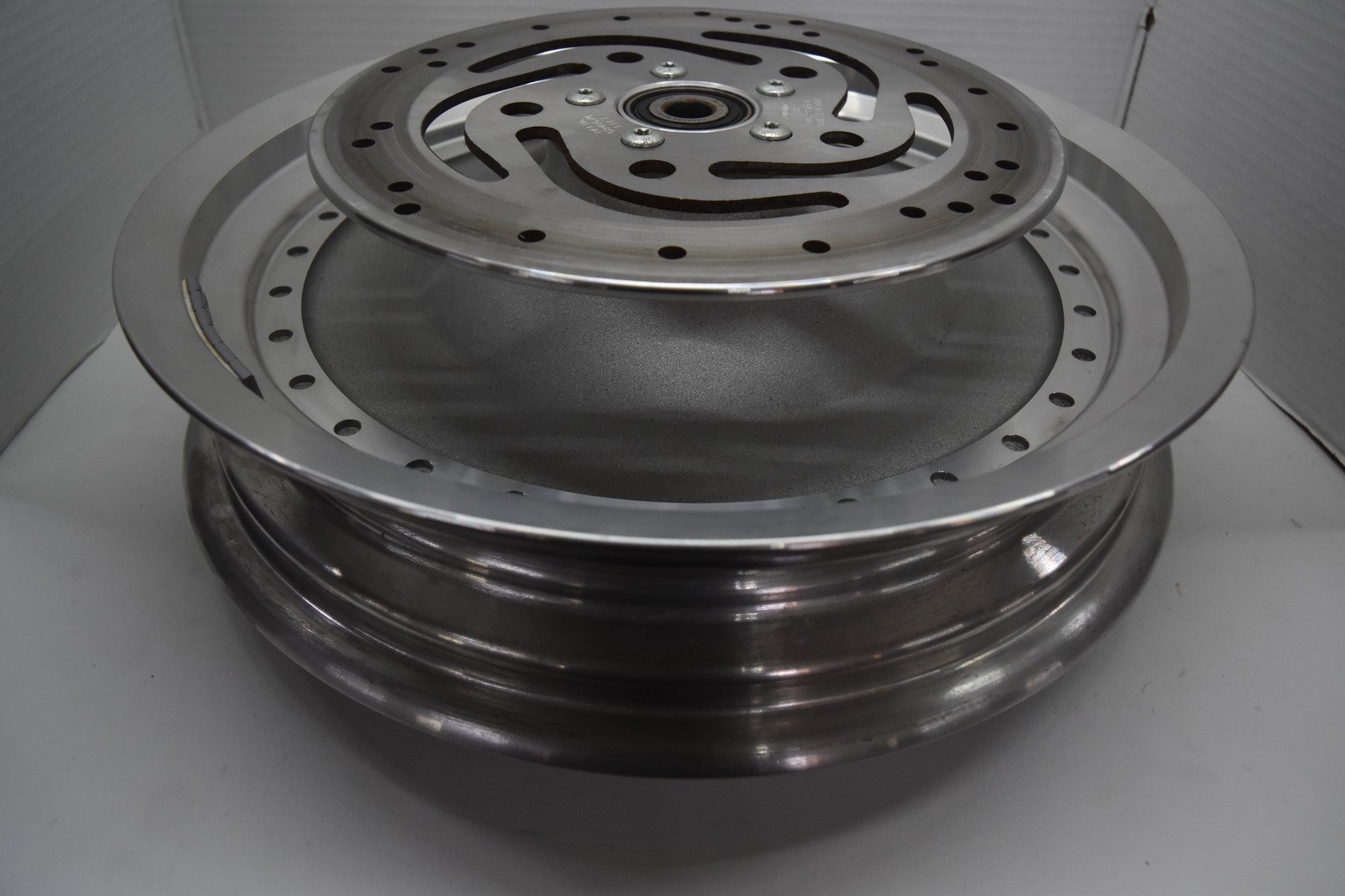 HARLEY-DAVIDSON GENUINE SOFTAIL FATBOY SOLID FRONT WHEEL 16X3 WITH ROT ...